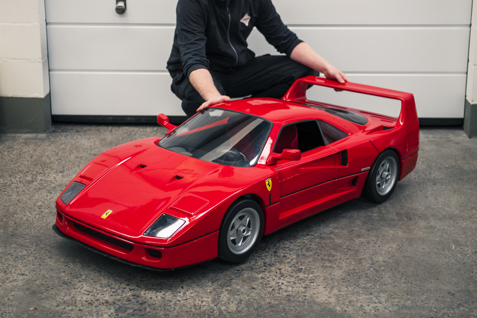 FERRARI F40 SCALE MODEL