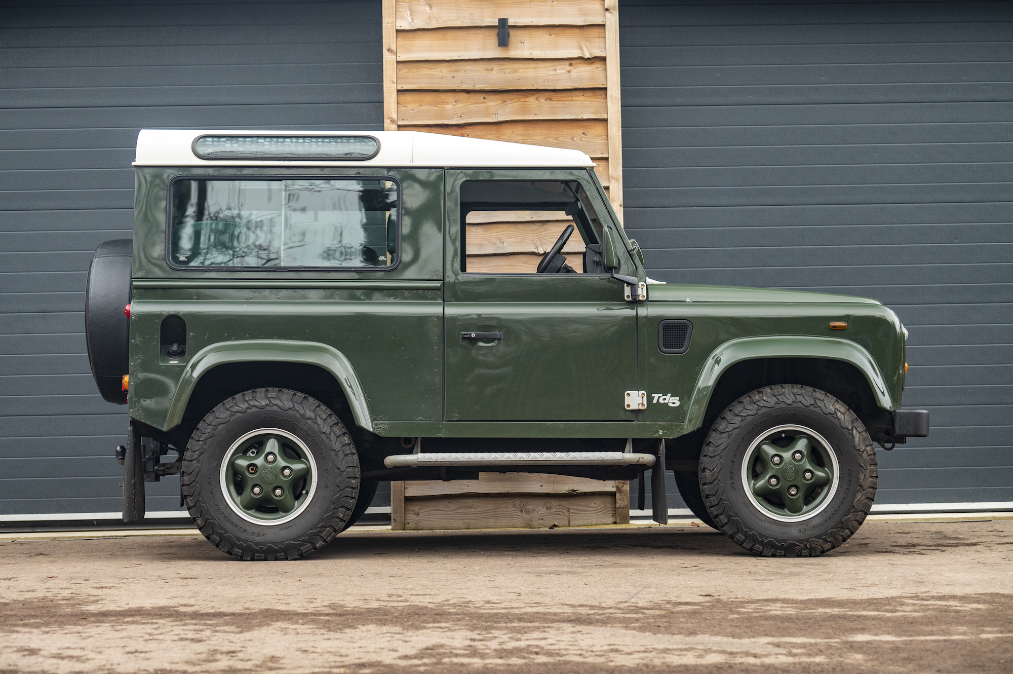 2000 LAND ROVER DEFENDER 90 TD5 HERITAGE EDITION