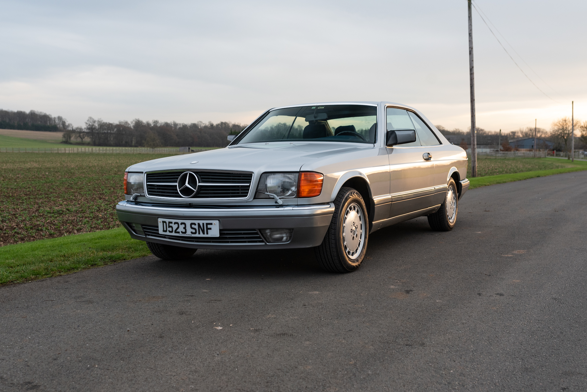 1986 MERCEDES-BENZ (W126) 560 SEC