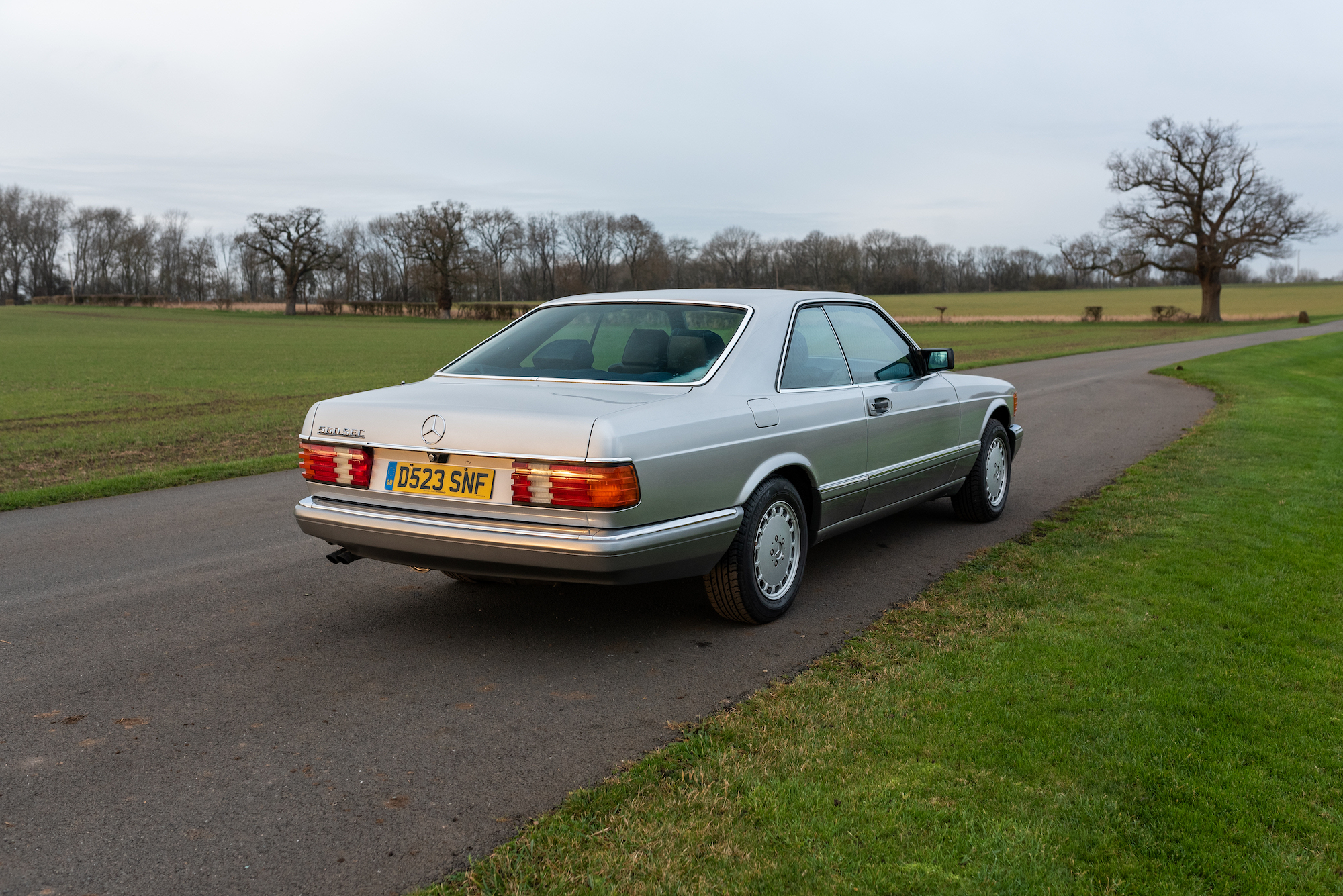 1986 MERCEDES-BENZ (W126) 560 SEC