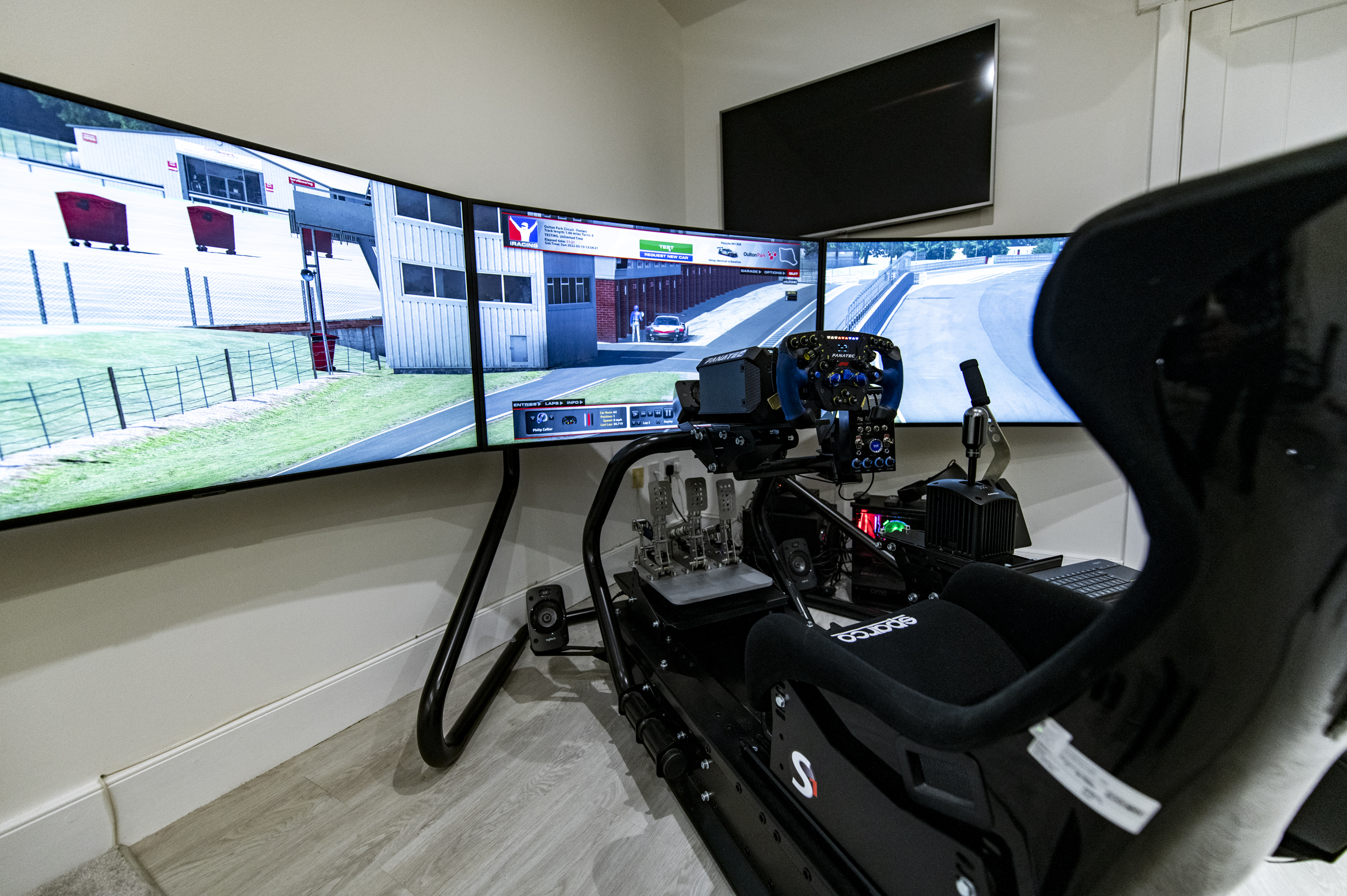 CUSTOM RACING SIMULATOR