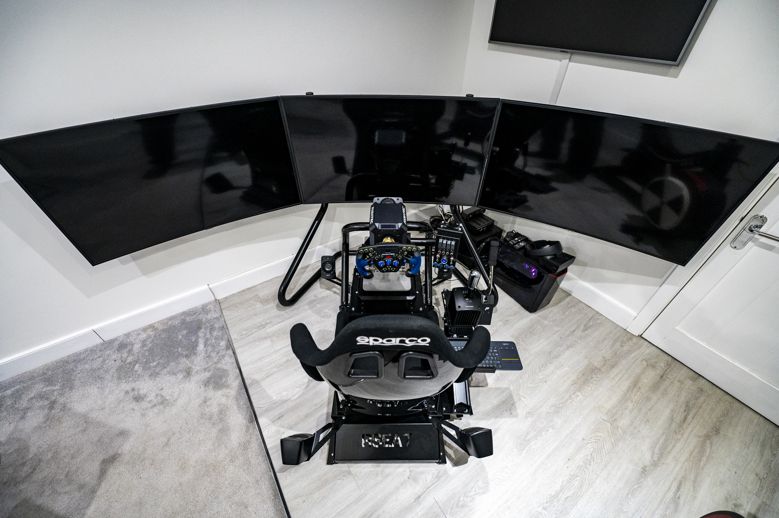 CUSTOM RACING SIMULATOR