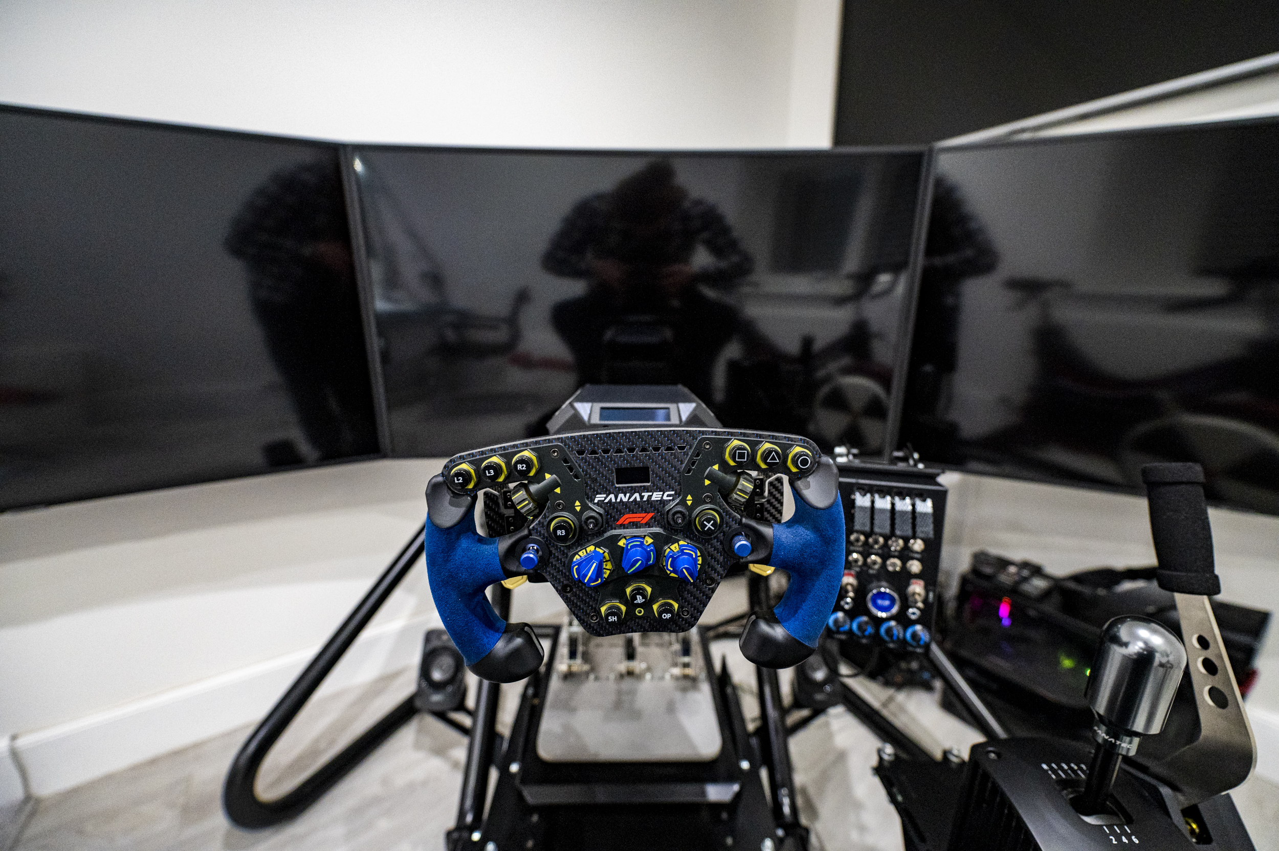 CUSTOM RACING SIMULATOR