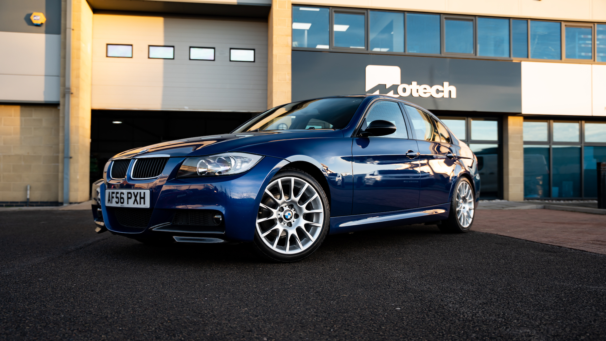 2006 BMW (E90) 320SI