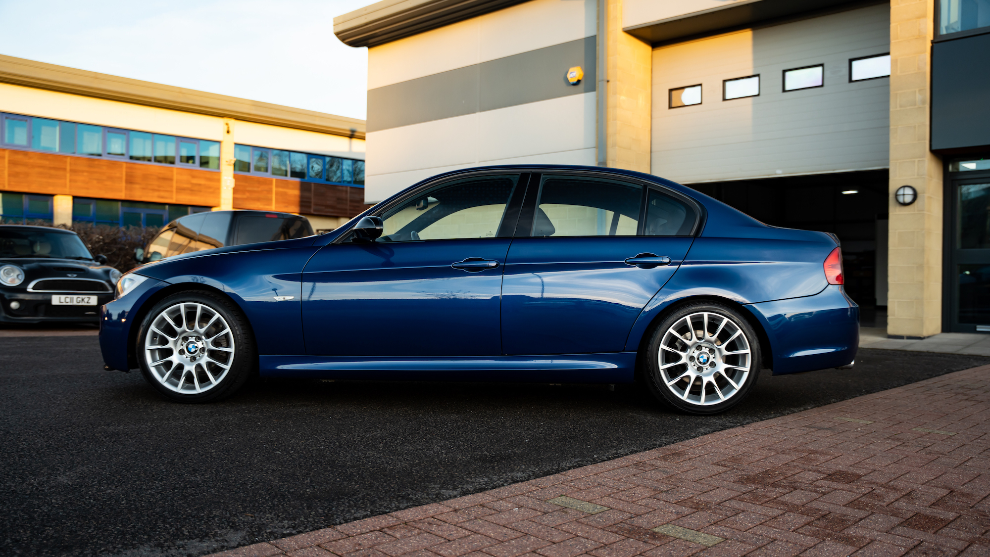 2006 BMW (E90) 320SI