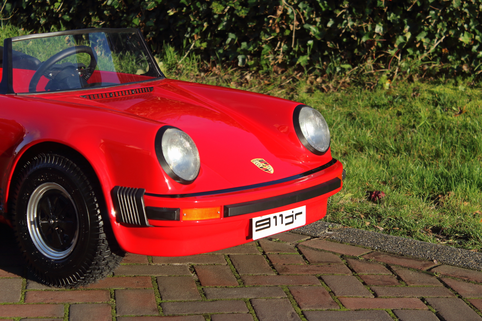 PORSCHE 911 CARRERA JUNIOR CHILDREN'S CAR