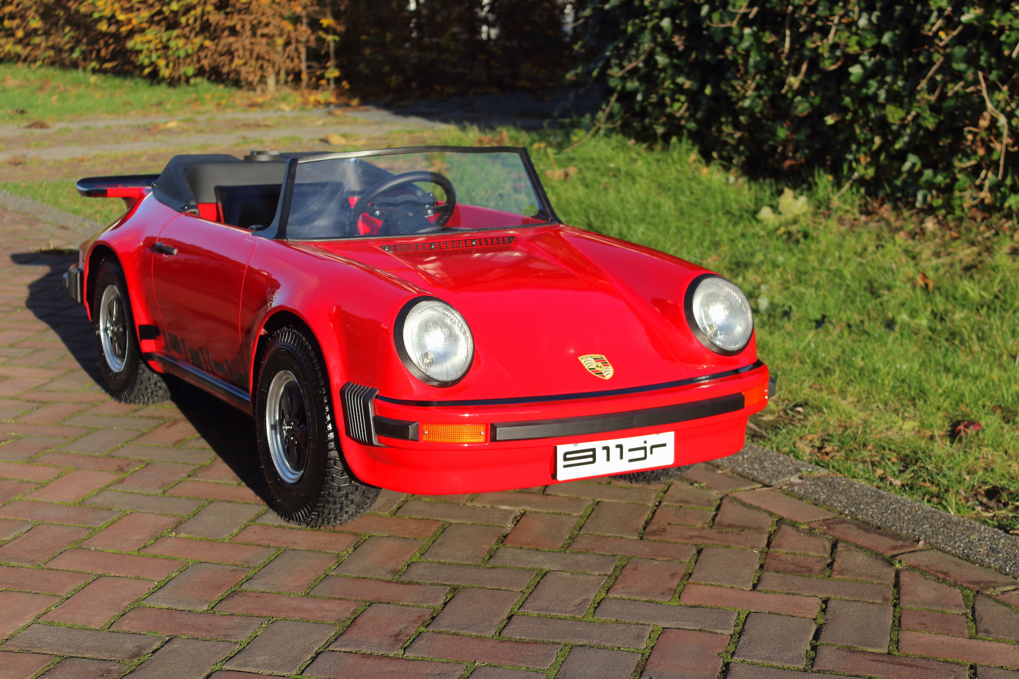 PORSCHE 911 CARRERA JUNIOR CHILDREN'S CAR