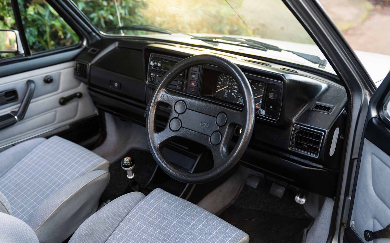 Golf 1 Interior