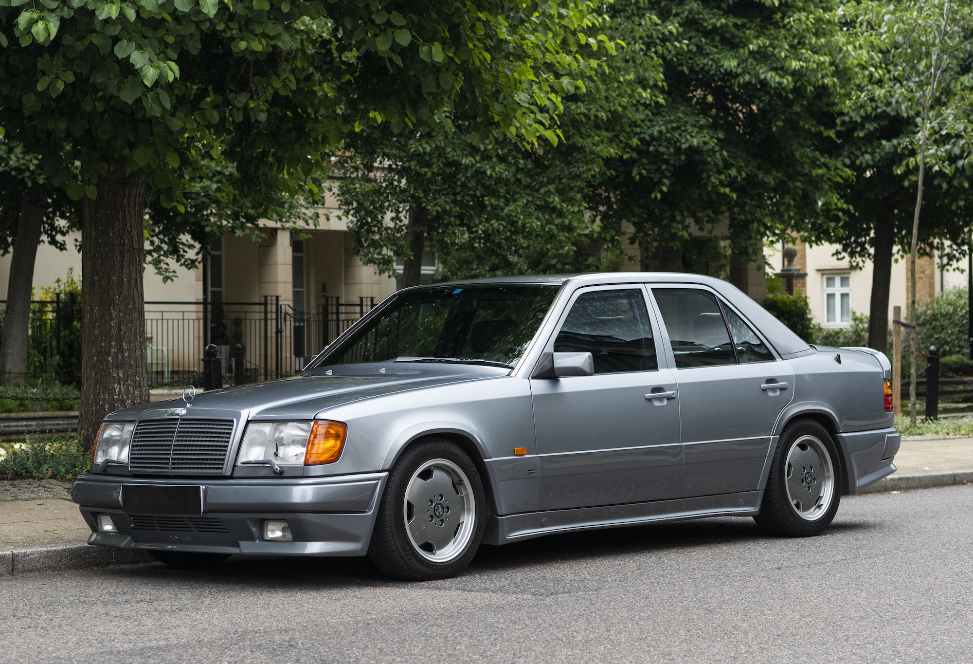 1990 MERCEDES-BENZ (W124) 300E 3.4 AMG