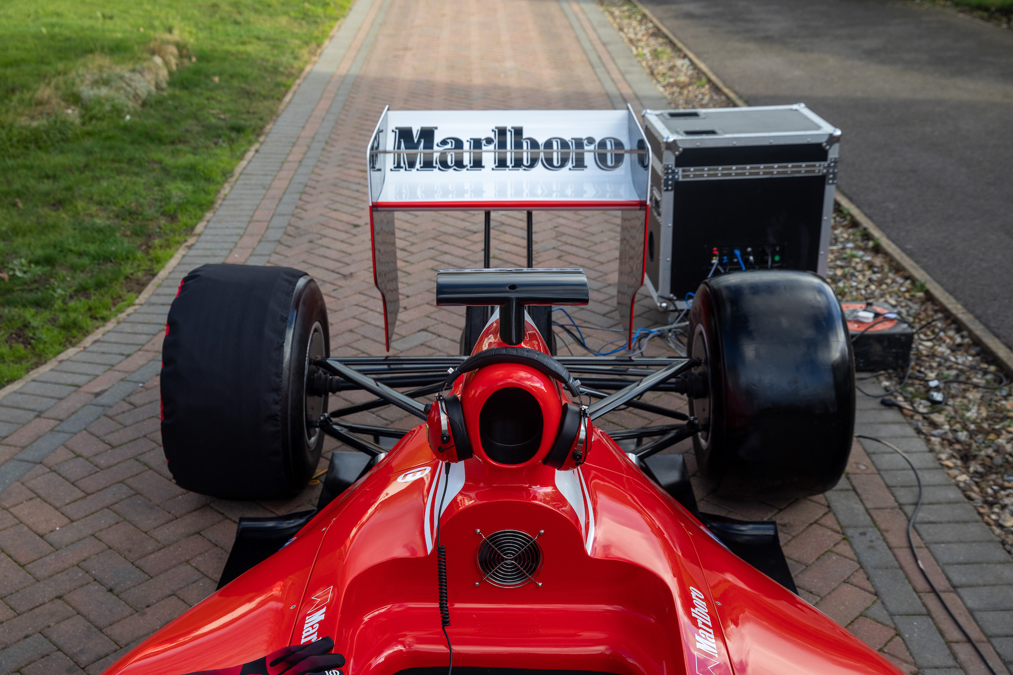 FERRARI F1 REPLICA RACING SIMULATOR AND TRAILER