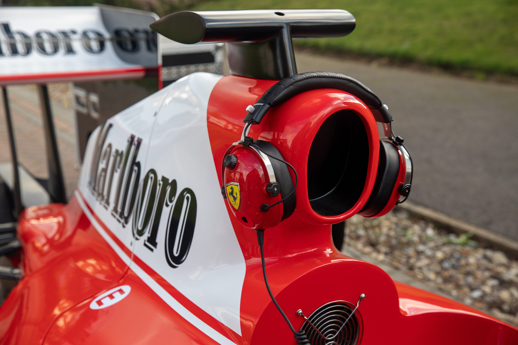 FERRARI F1 REPLICA RACING SIMULATOR AND TRAILER