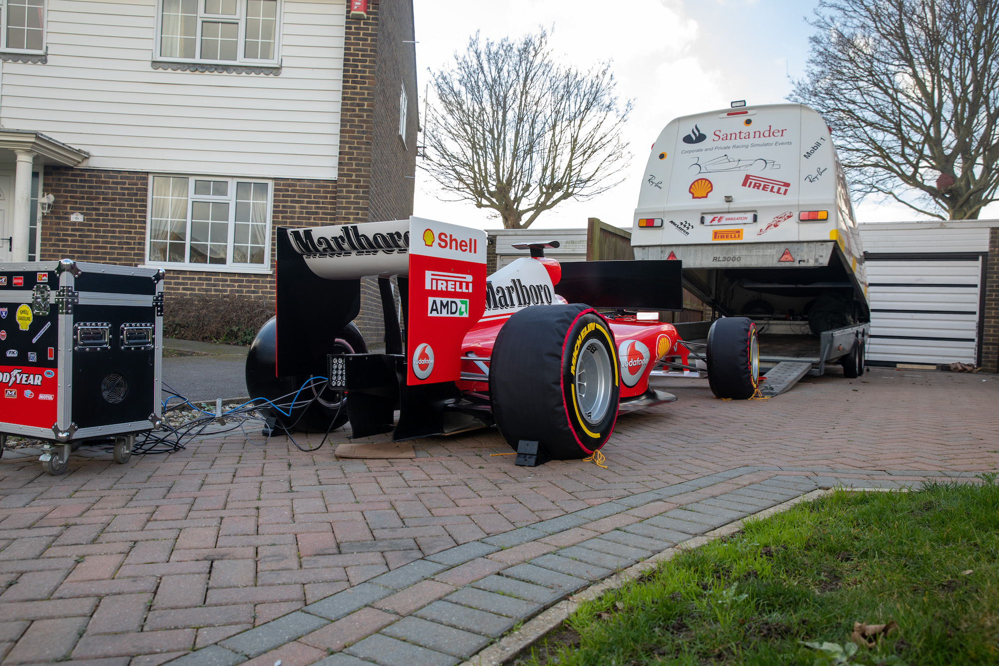 FERRARI F1 REPLICA RACING SIMULATOR AND TRAILER