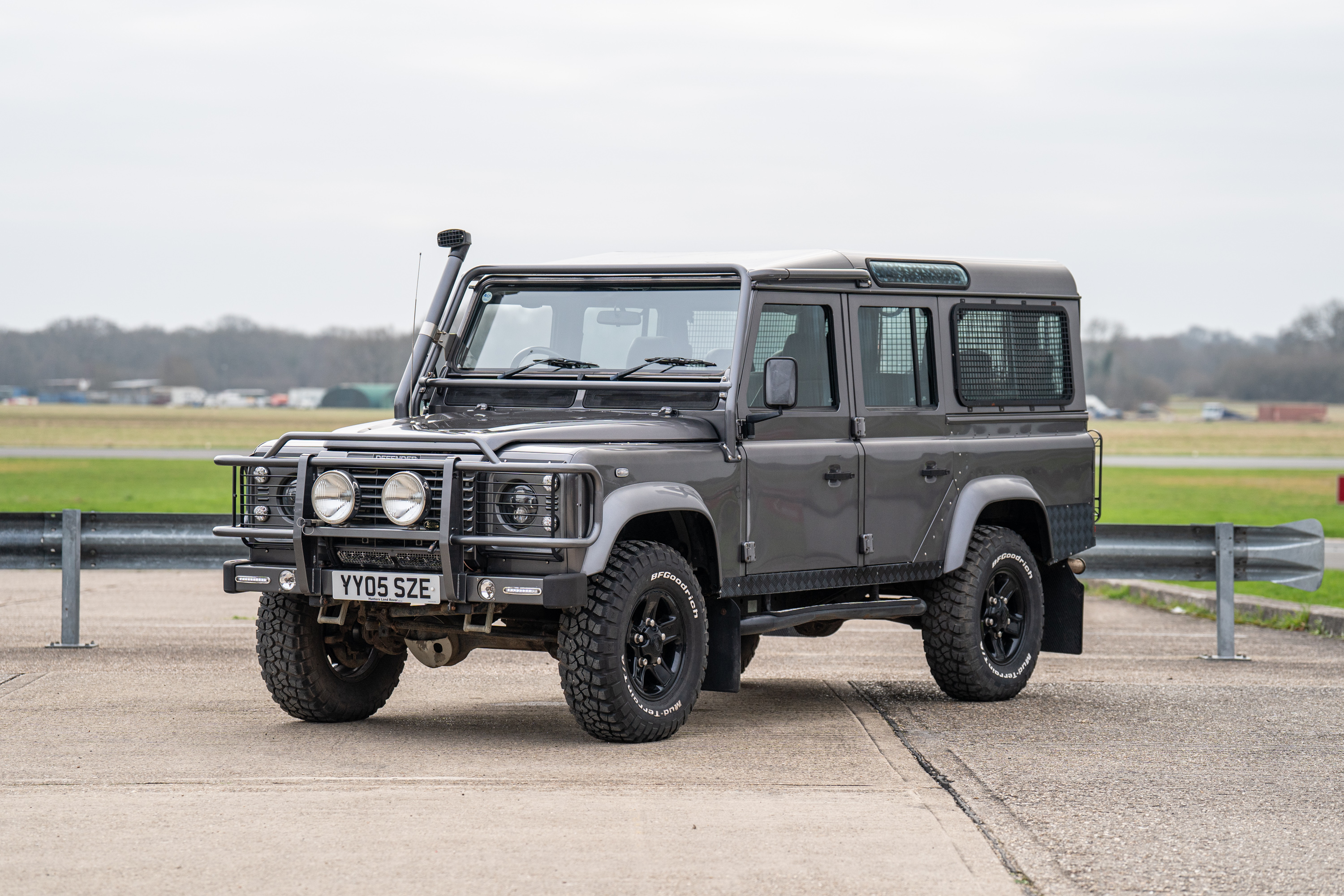 2005 LAND ROVER DEFENDER 110 XS TD5 - 22,776 MILES