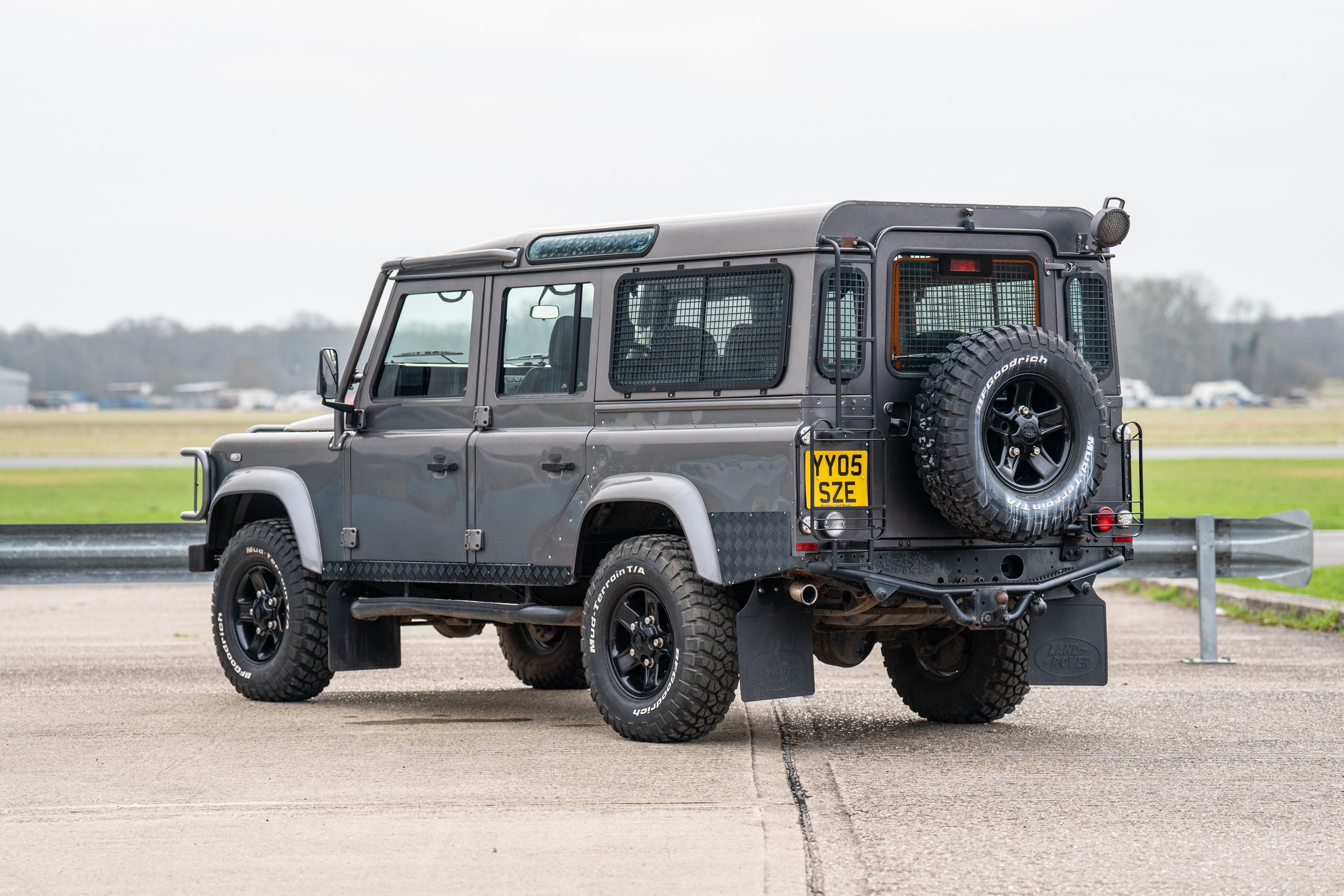 2005 LAND ROVER DEFENDER 110 XS TD5 - 22,776 MILES