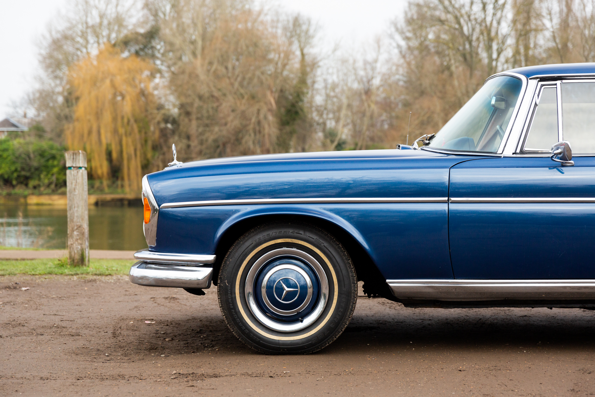 1965 MERCEDES-BENZ (W111) 250 SE