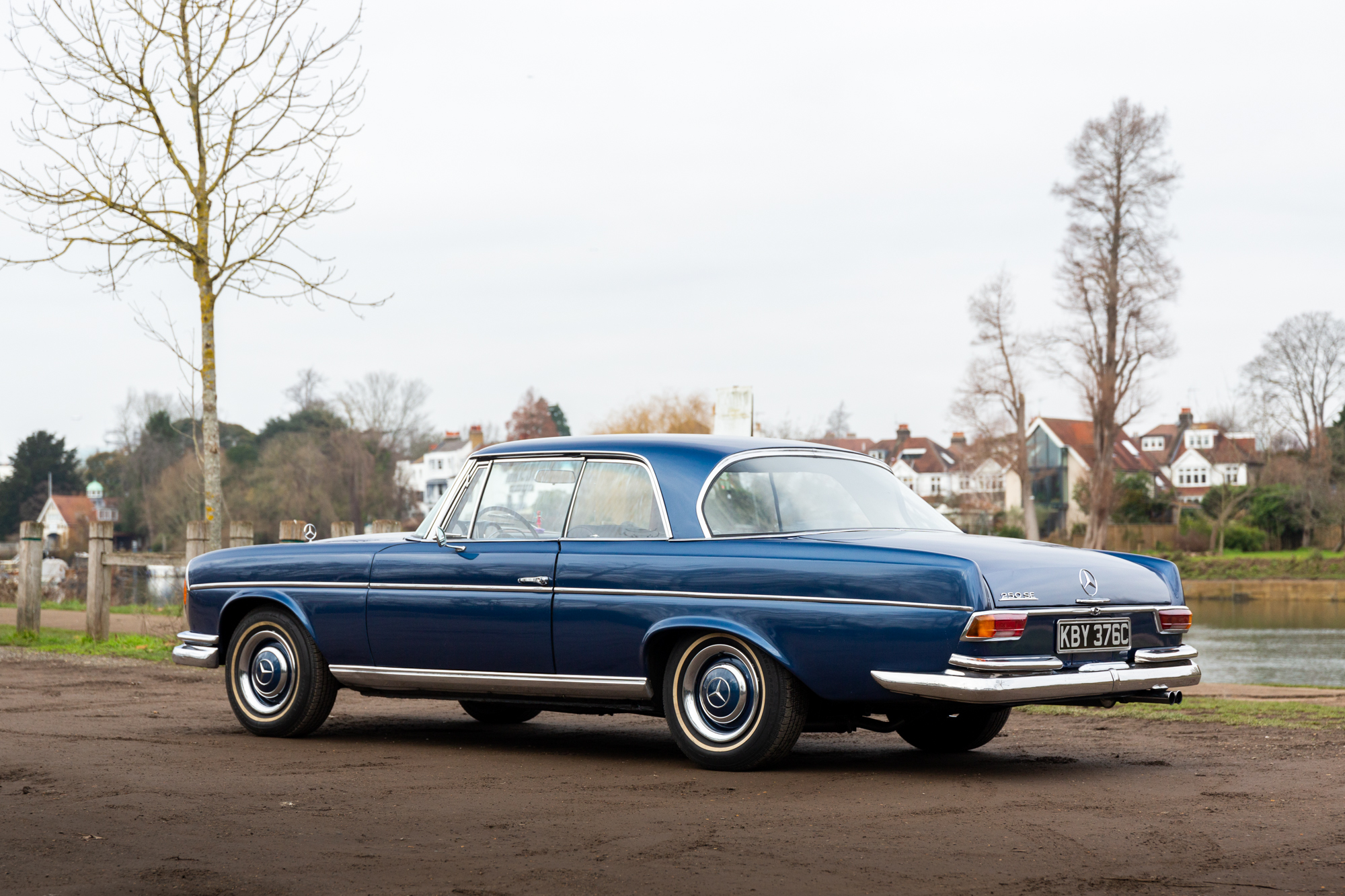 1965 MERCEDES-BENZ (W111) 250 SE