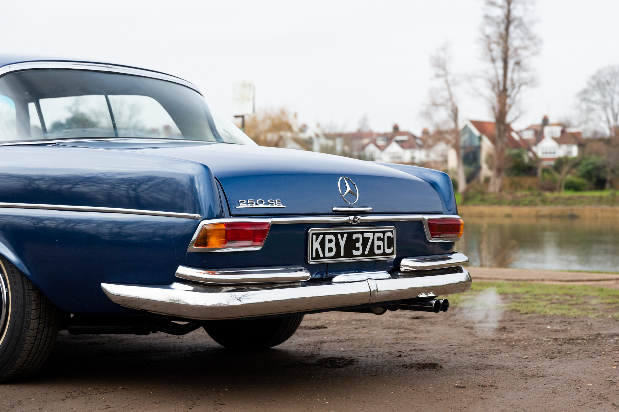 1965 MERCEDES-BENZ (W111) 250 SE