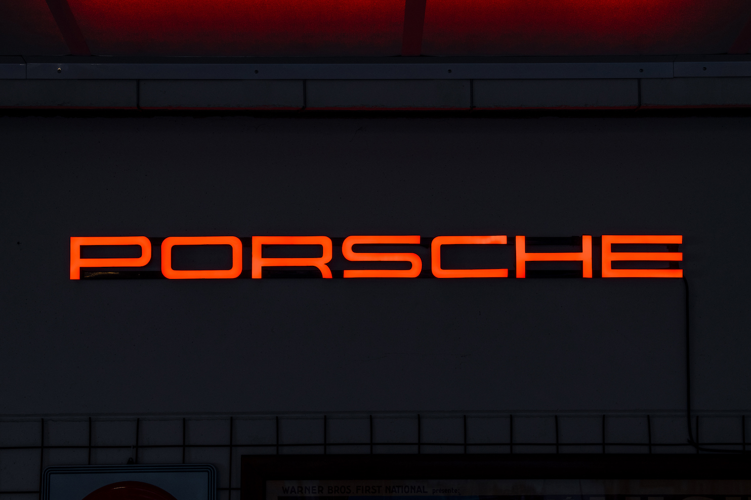 LARGE PORSCHE ILLUMINATED SIGN