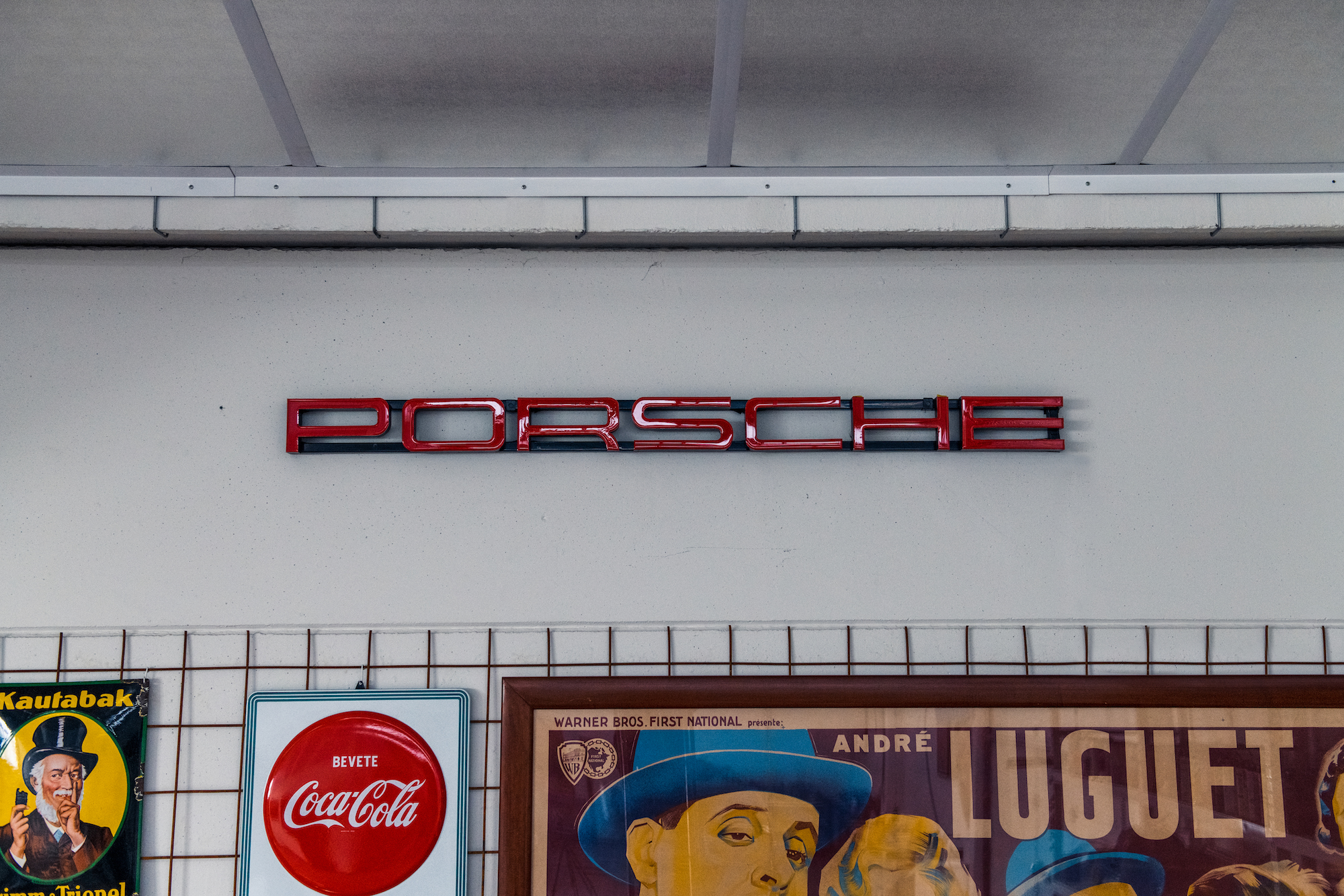 LARGE PORSCHE ILLUMINATED SIGN