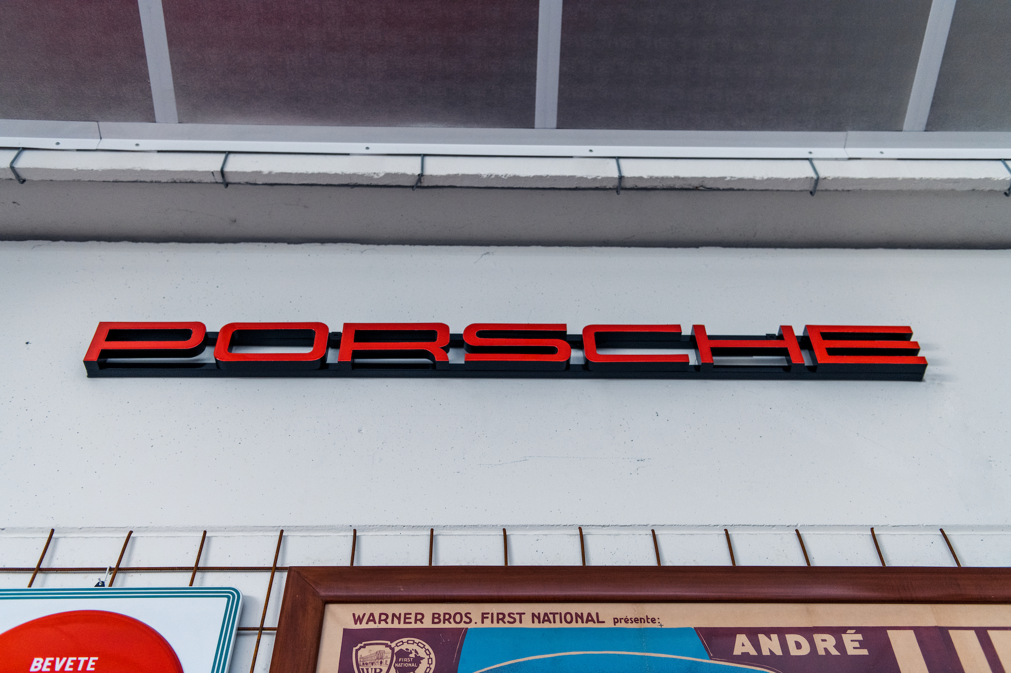 LARGE PORSCHE ILLUMINATED SIGN