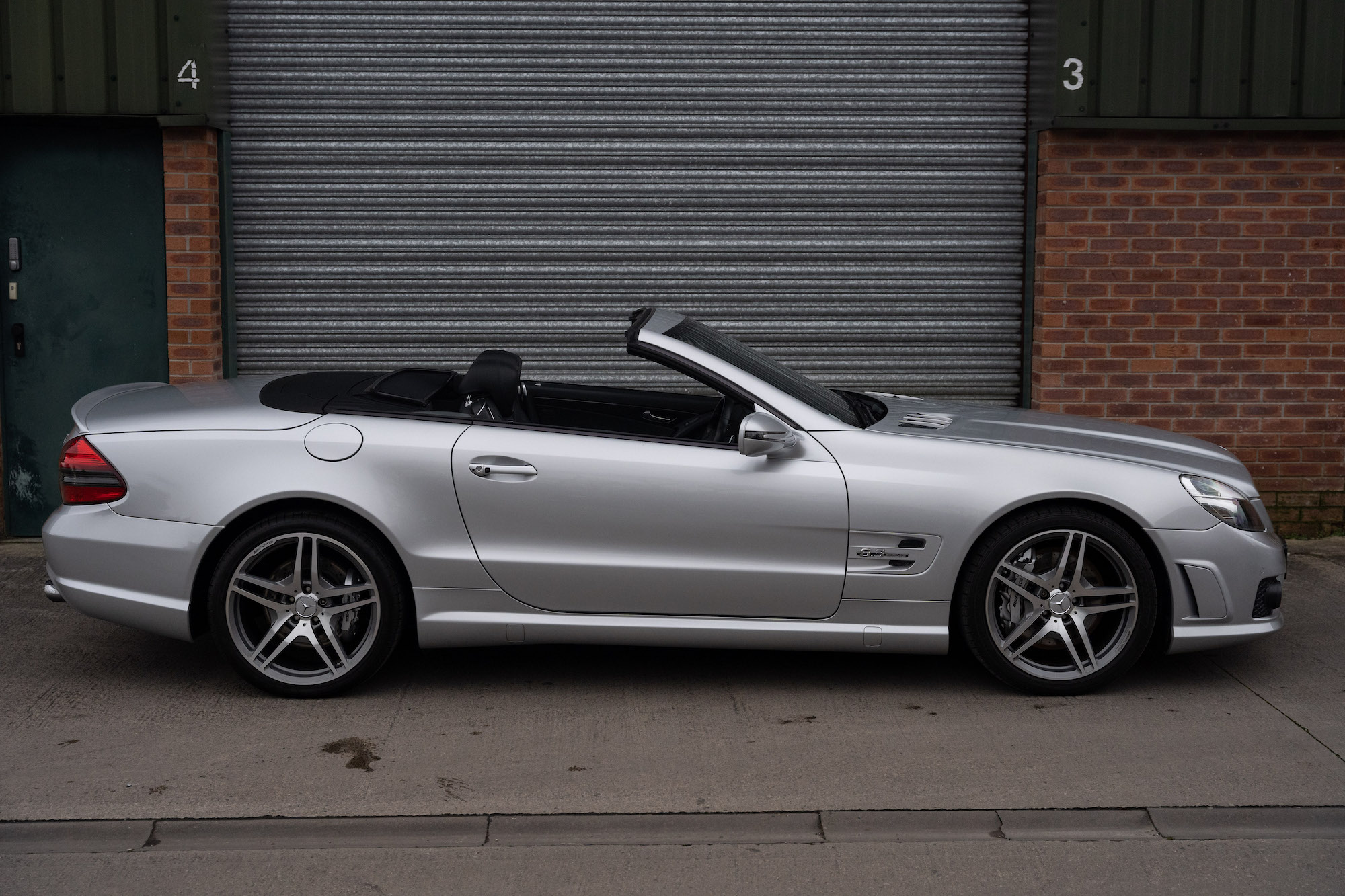 2009 MERCEDES-BENZ (R230) SL63 AMG