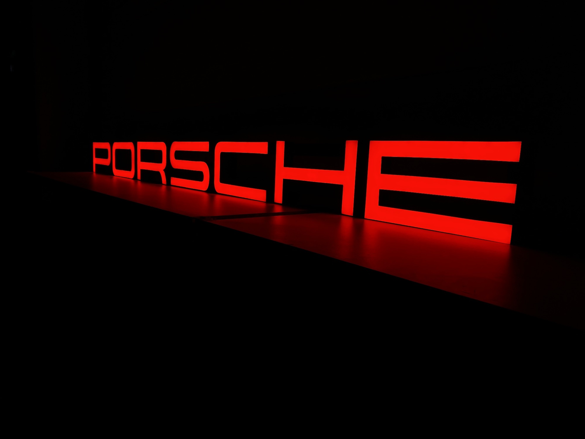 LARGE PORSCHE ILLUMINATED SIGN