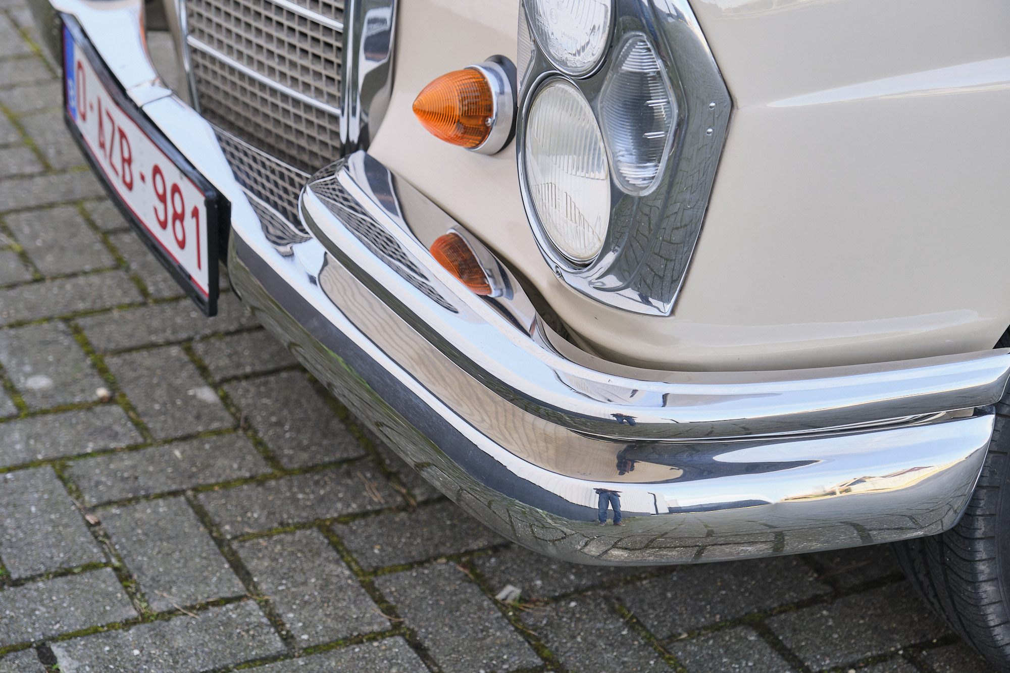 1967 MERCEDES-BENZ (W111) 250 SE CABRIOLET