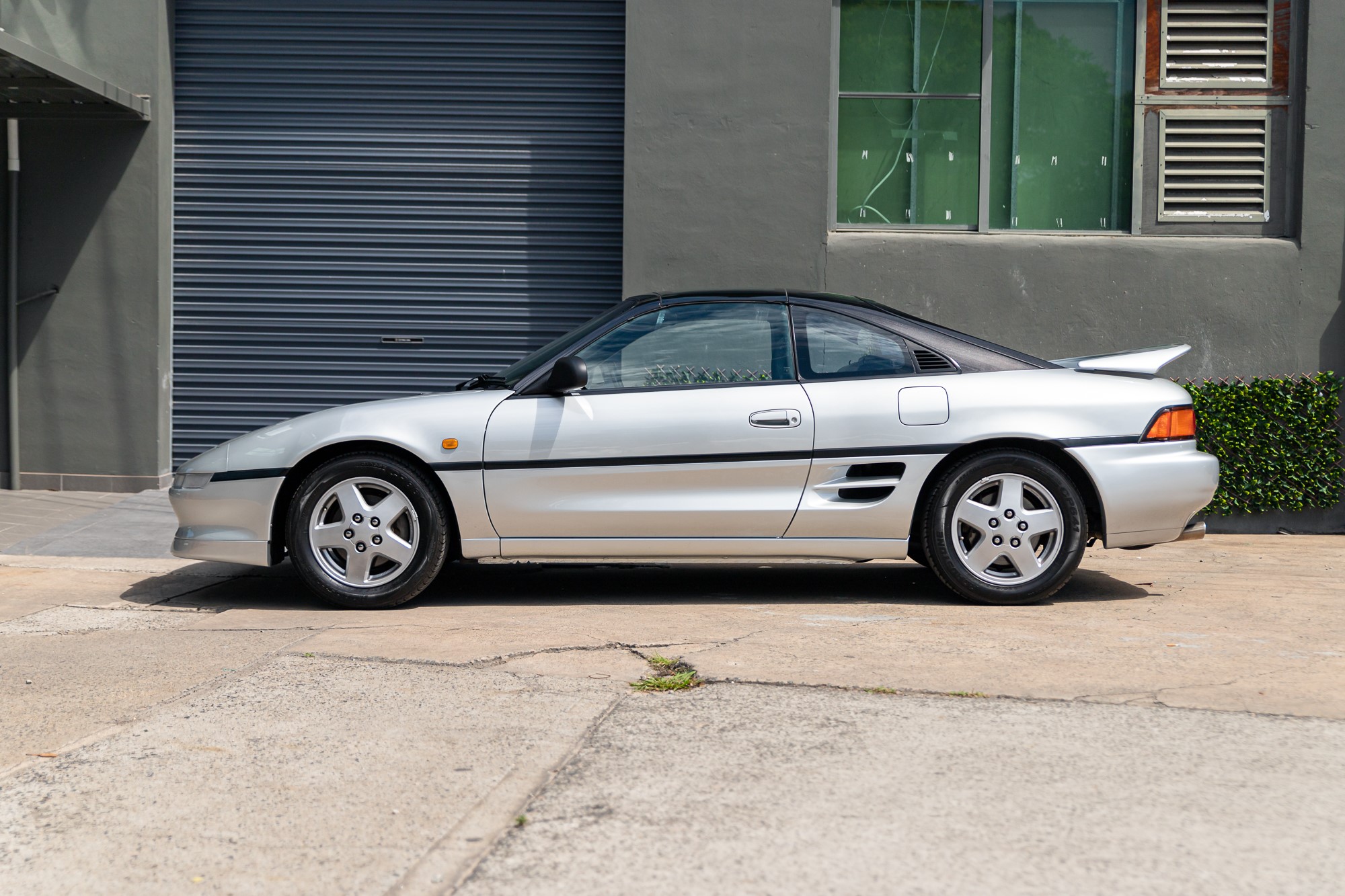 1996 TOYOTA MR2 SONIC SHADOW EDITION