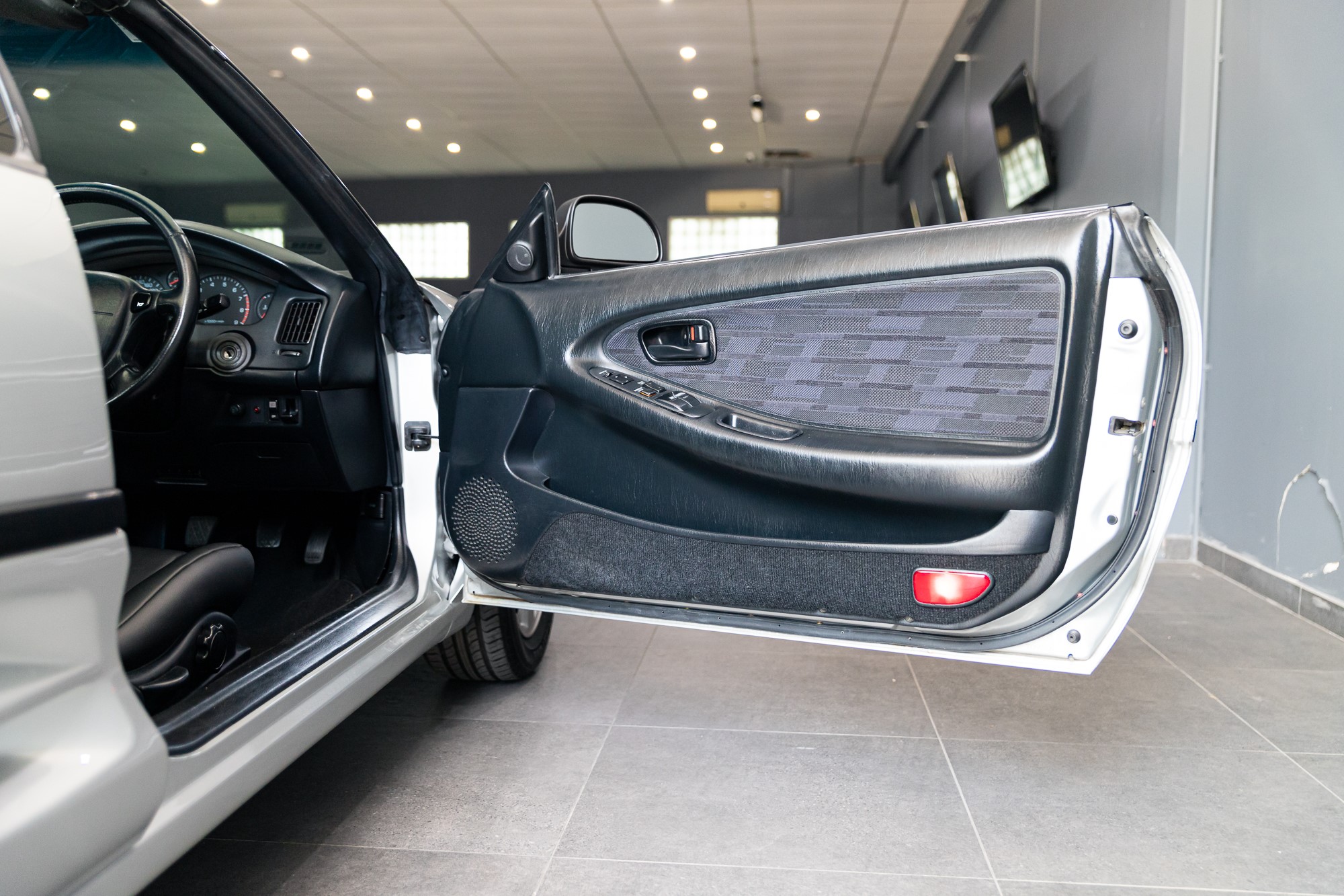 1996 TOYOTA MR2 SONIC SHADOW EDITION