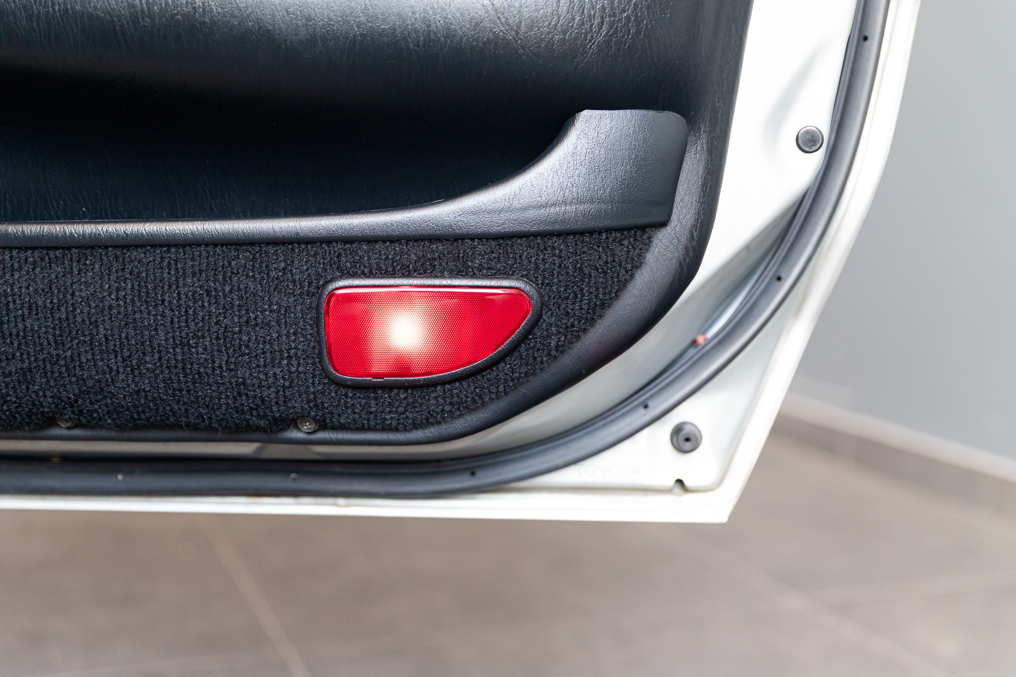 1996 TOYOTA MR2 SONIC SHADOW EDITION