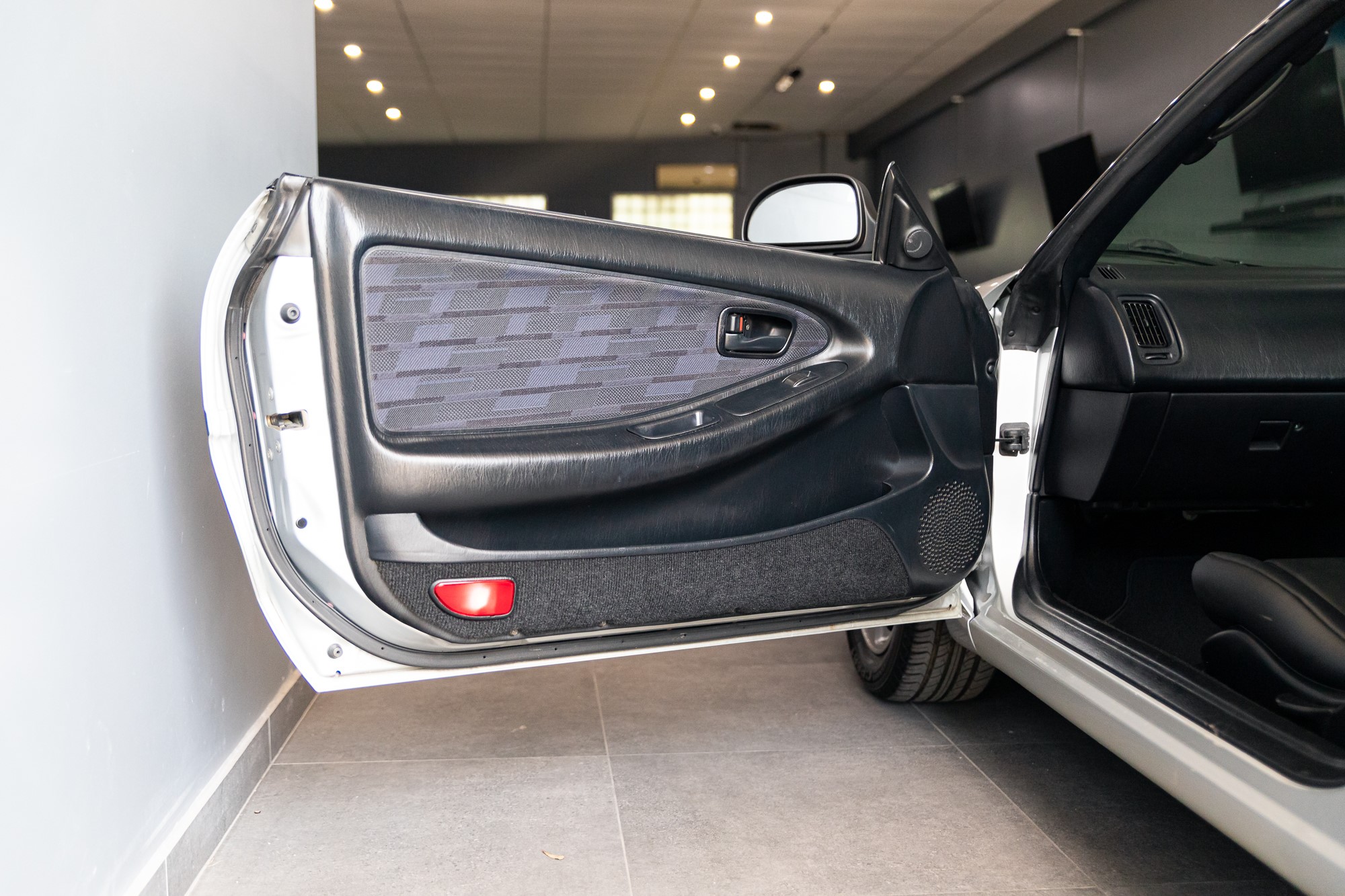 1996 TOYOTA MR2 SONIC SHADOW EDITION