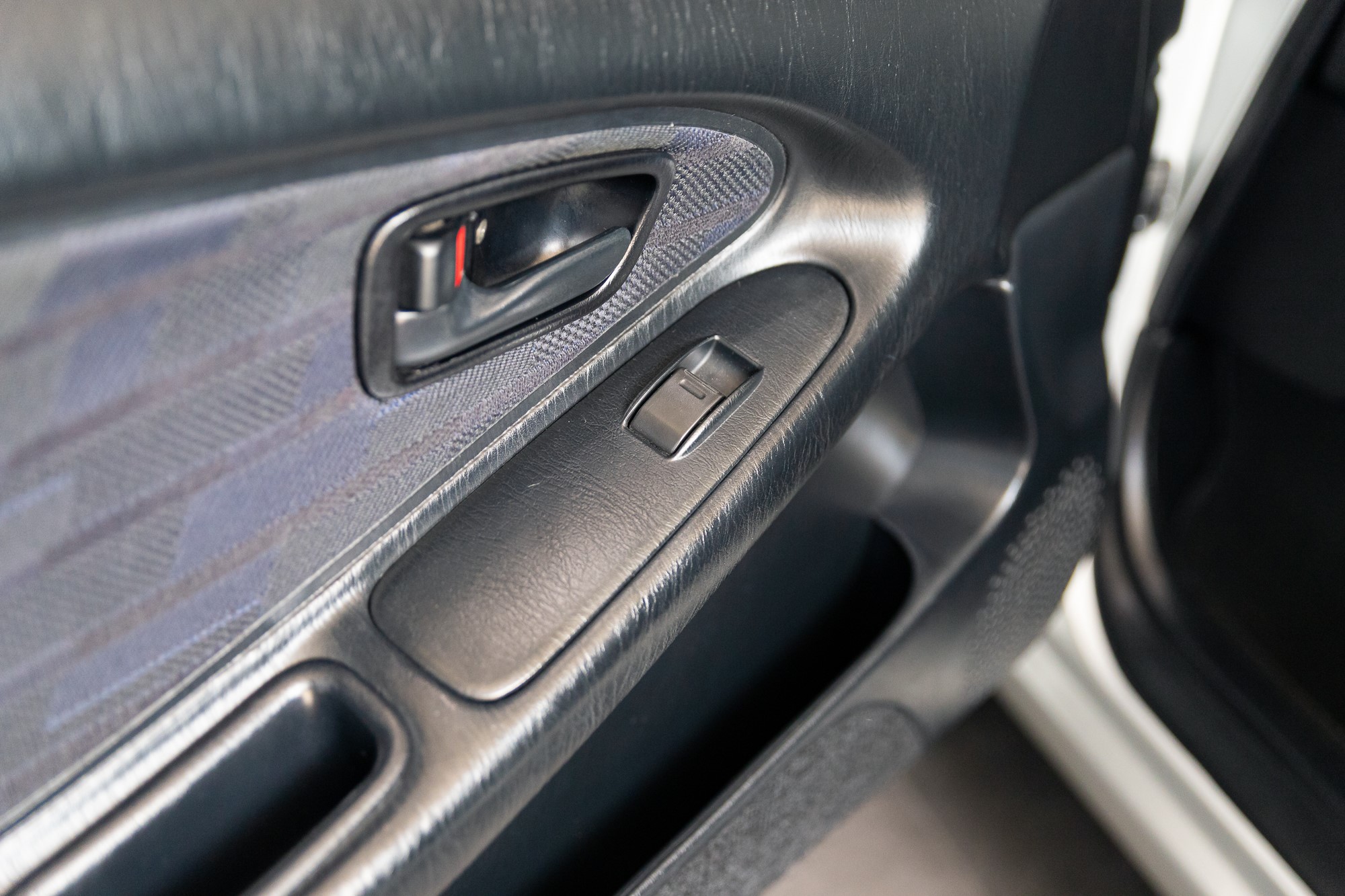 1996 TOYOTA MR2 SONIC SHADOW EDITION