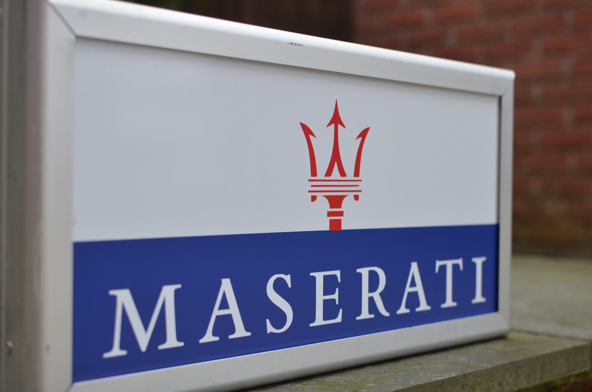 MASERATI ILLUMINATED DEALERSHIP SIGN