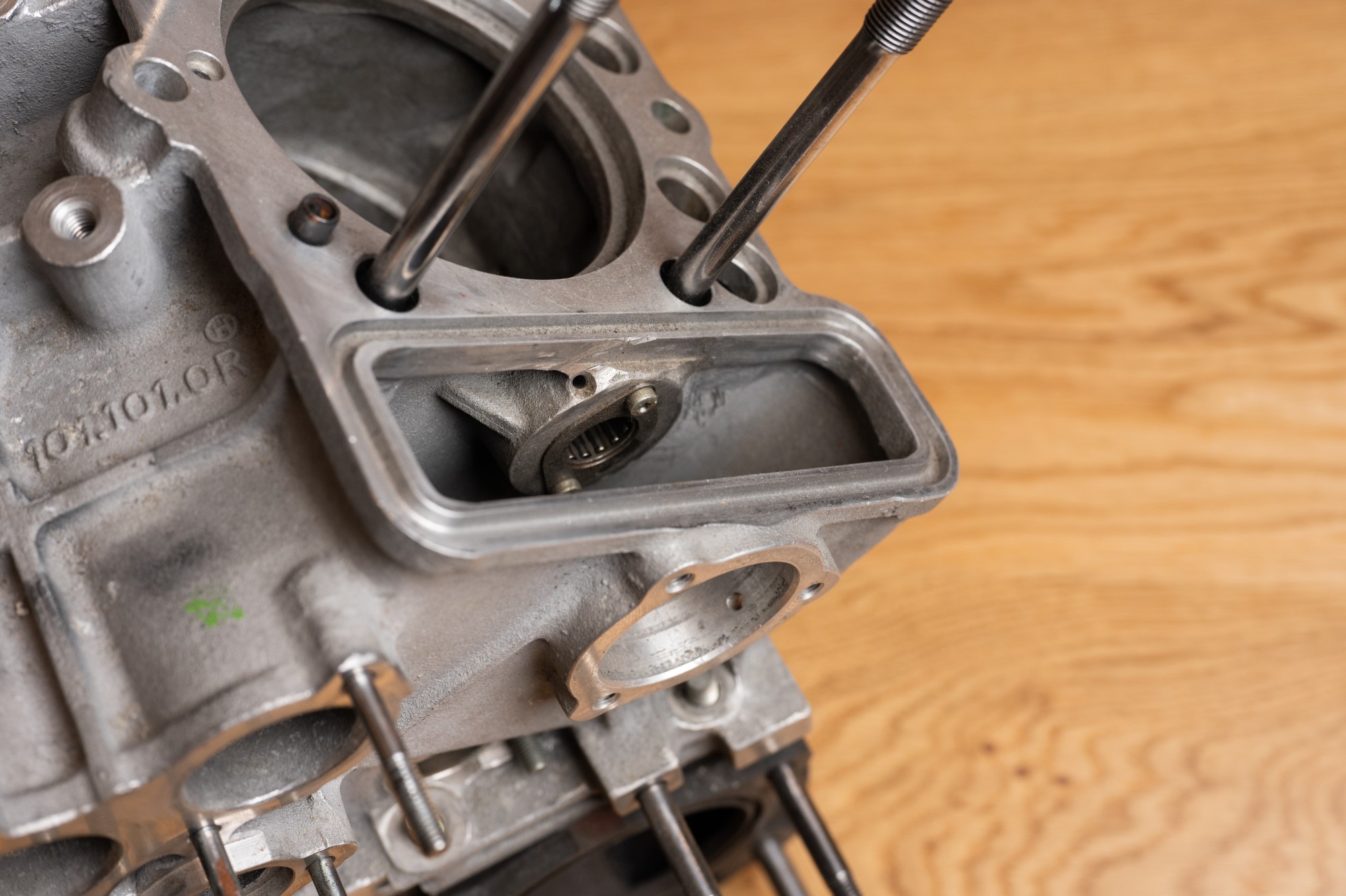 1985-1987 MCLAREN MP4/2 PORSCHE-TAG F1 ENGINE BLOCK