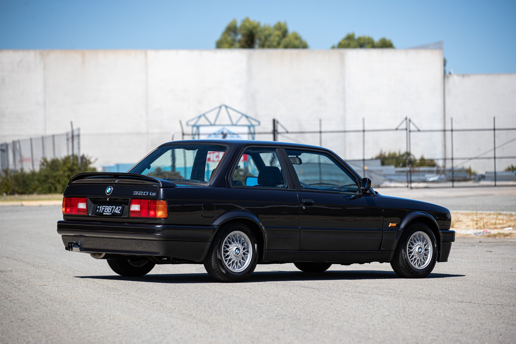 1988 BMW (E30) 320IS