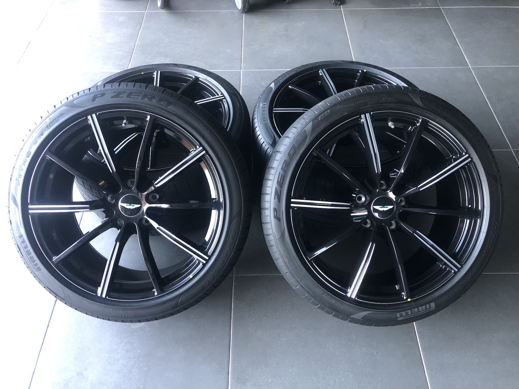 SET OF ASTON MARTIN FORGED ALLOY WHEELS AND TYRES