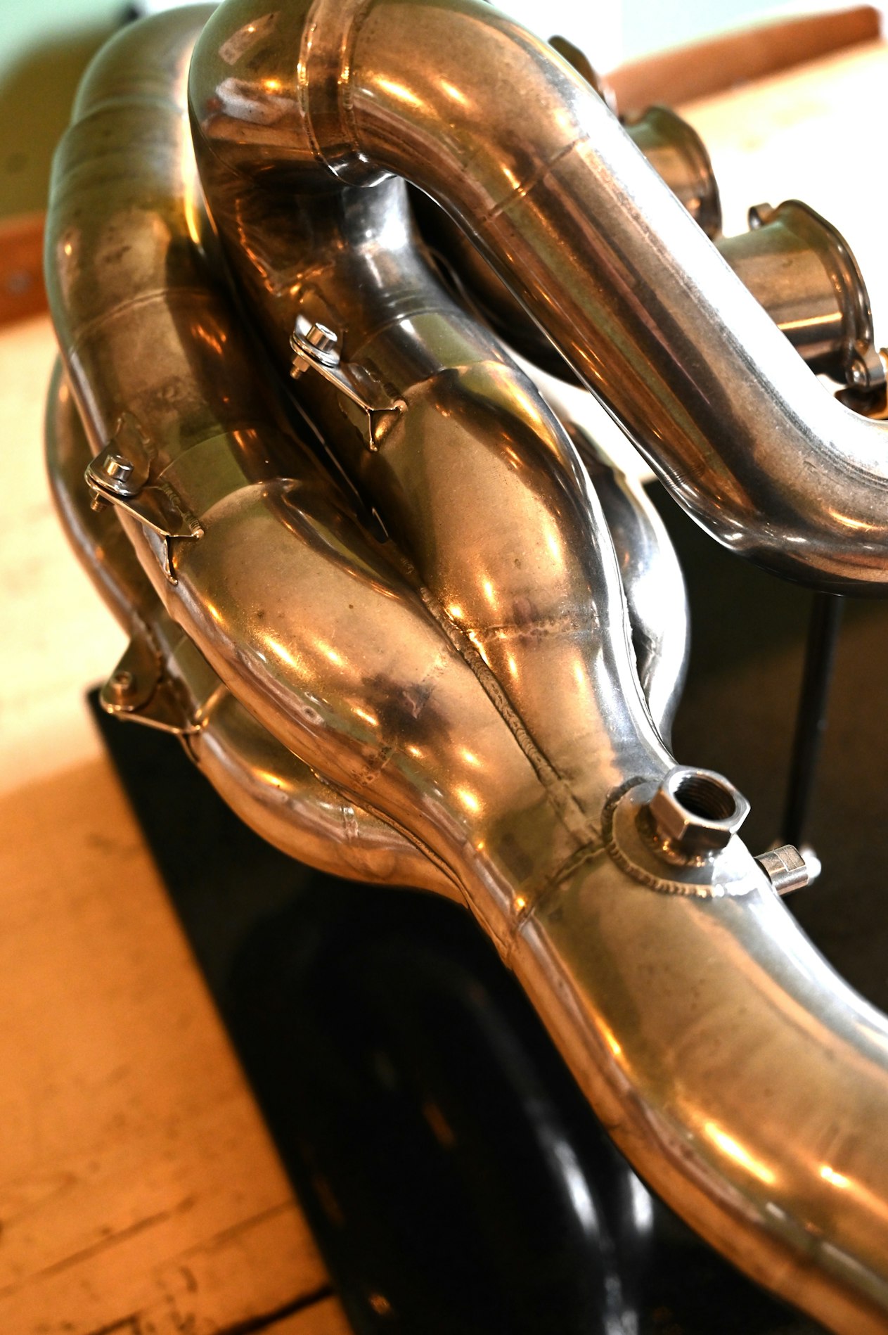 2000 BENETTON B200 F1 EXHAUST SCULPTURE