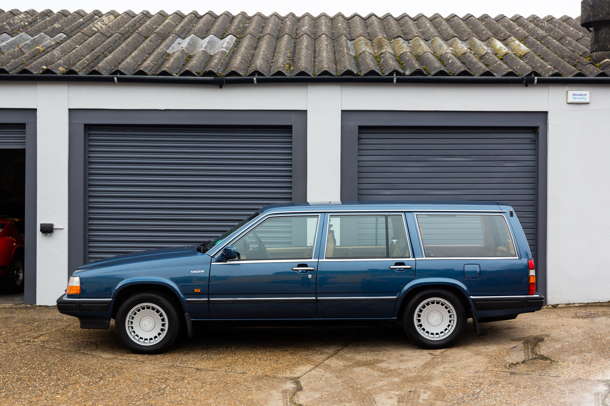 1989 VOLVO 760 GLE ESTATE - 47,251 MILES
