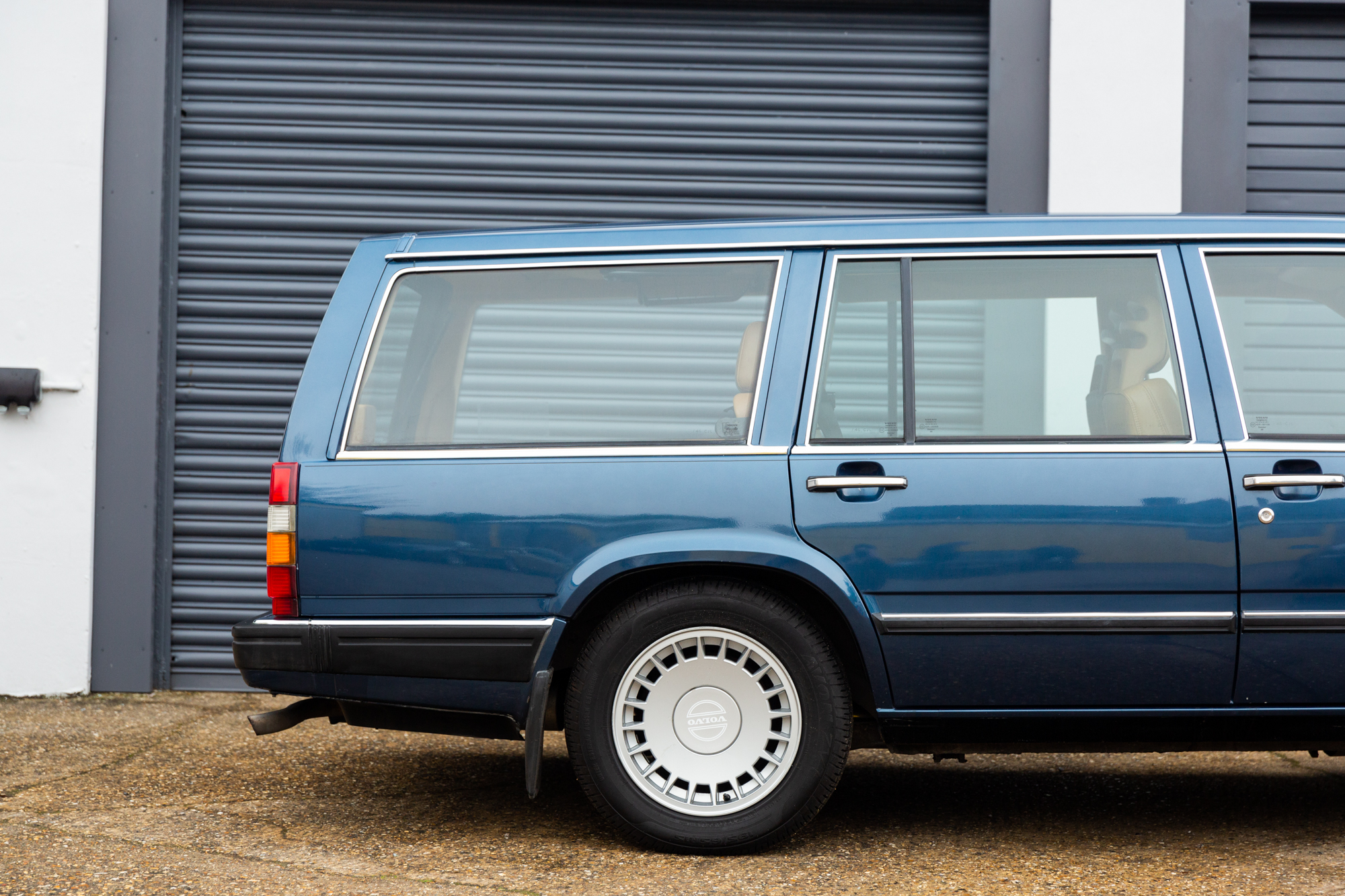 1989 VOLVO 760 GLE ESTATE - 47,251 MILES