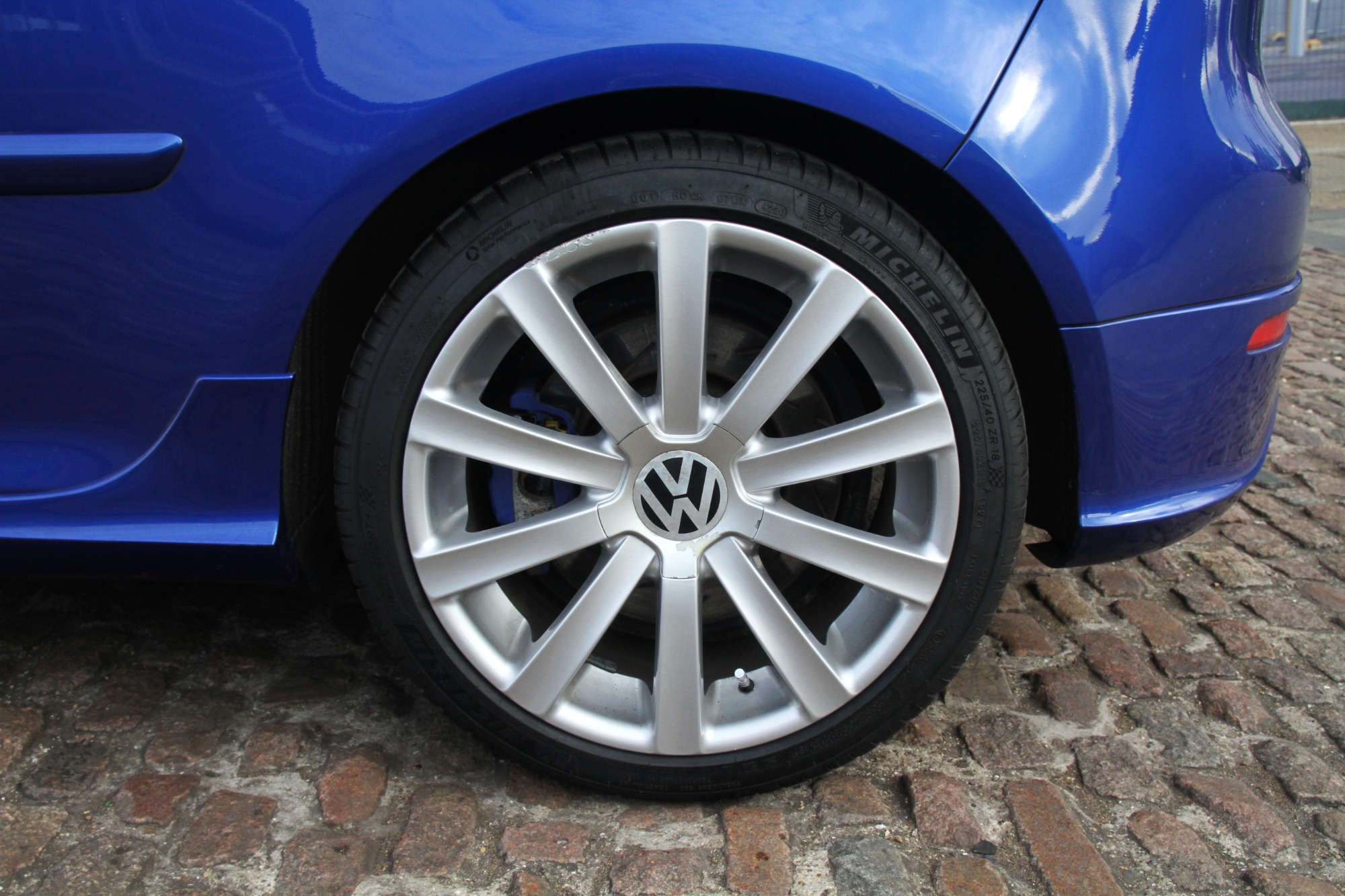 2009 VOLKSWAGEN GOLF (MK5) R32