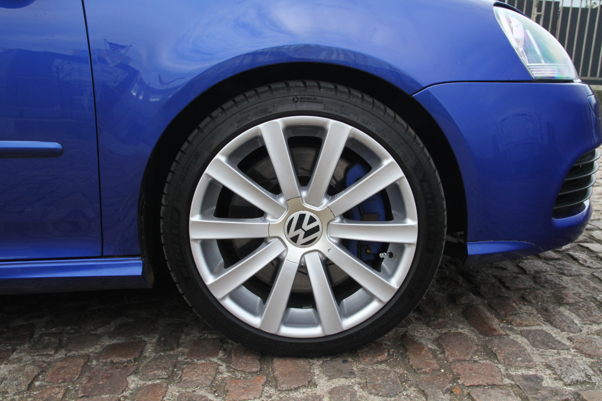 2009 VOLKSWAGEN GOLF (MK5) R32