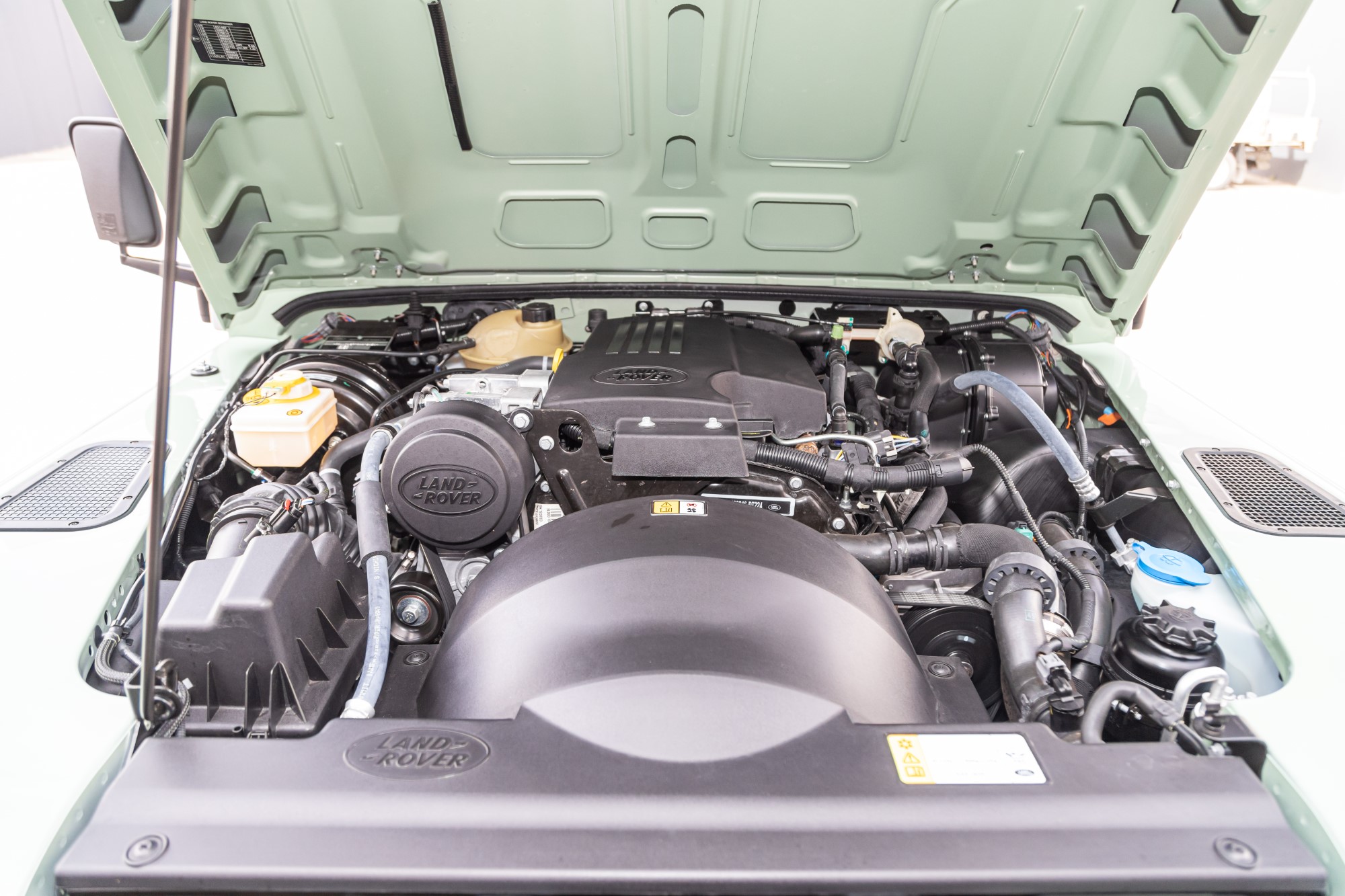 2015 LAND ROVER DEFENDER 90 HERITAGE - 186 KM