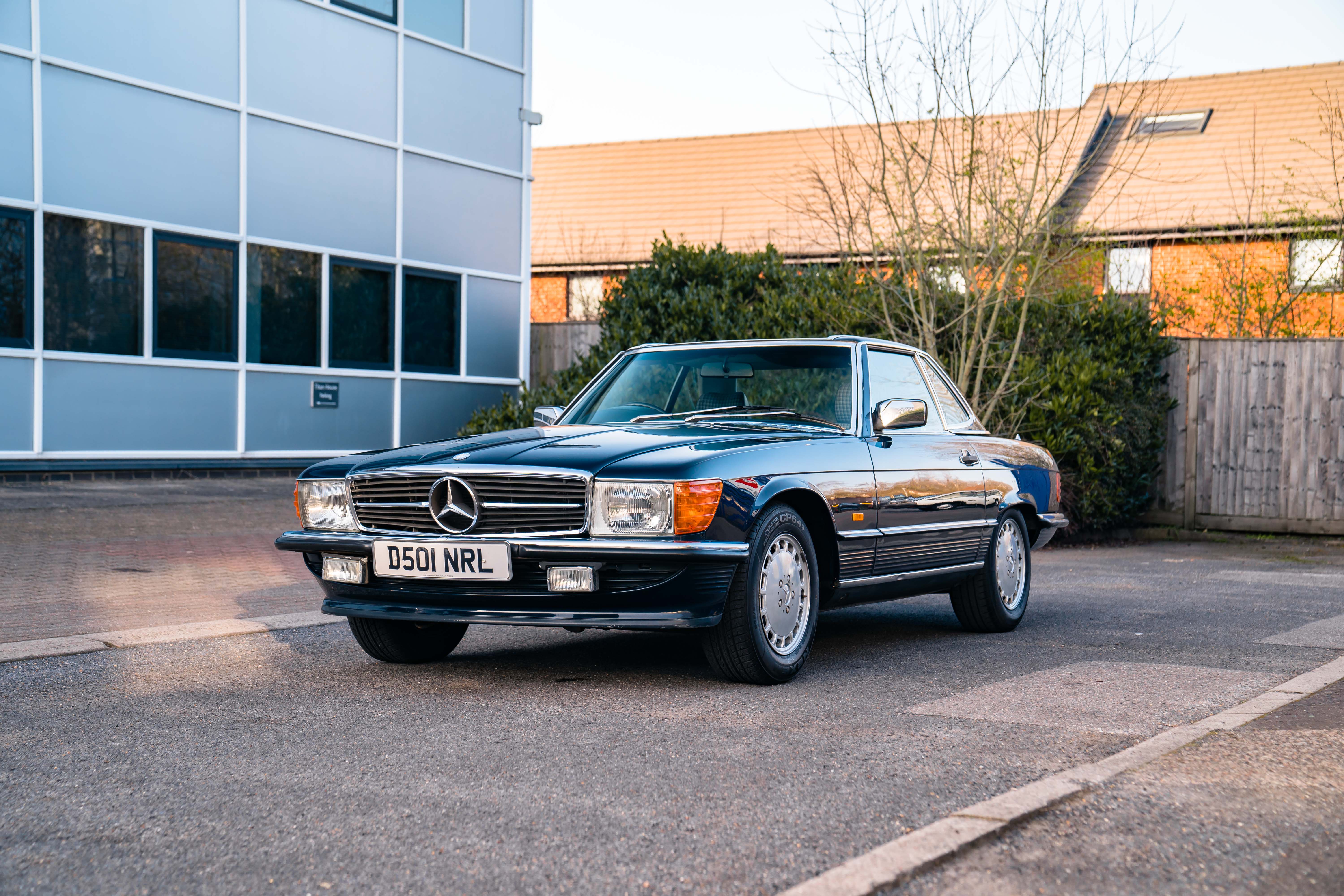 1986 MERCEDES-BENZ (R107) 300 SL