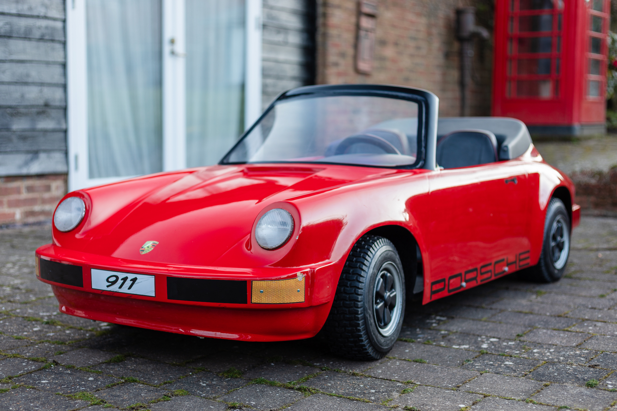 PORSCHE 911 CARRERA CHILDREN'S CAR BY AGOSTINI