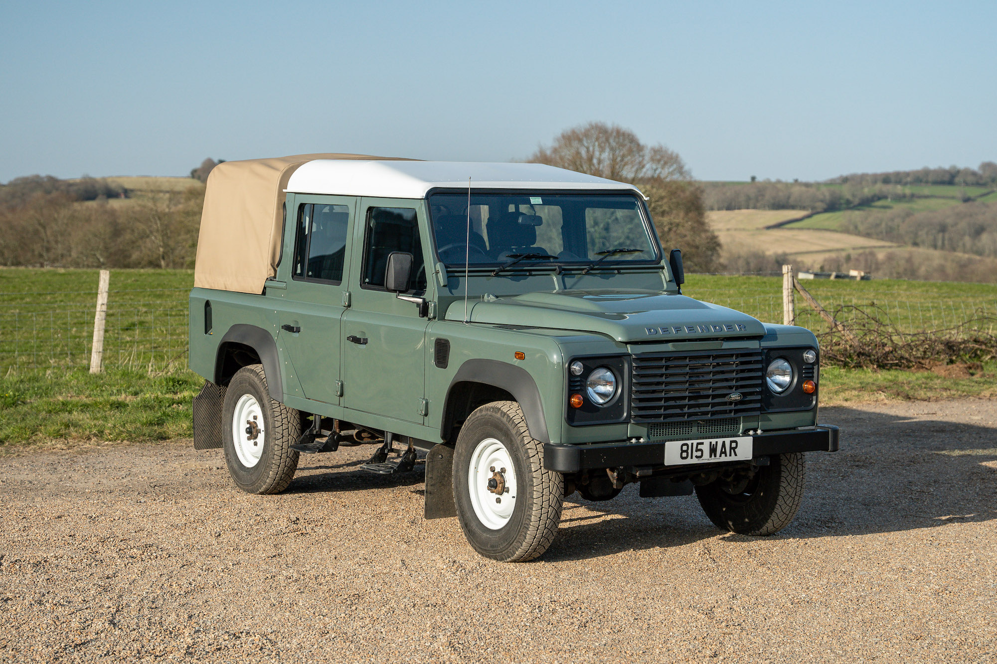 2015 LAND ROVER DEFENDER 110 DOUBLE CAB - 9,419 MILES
