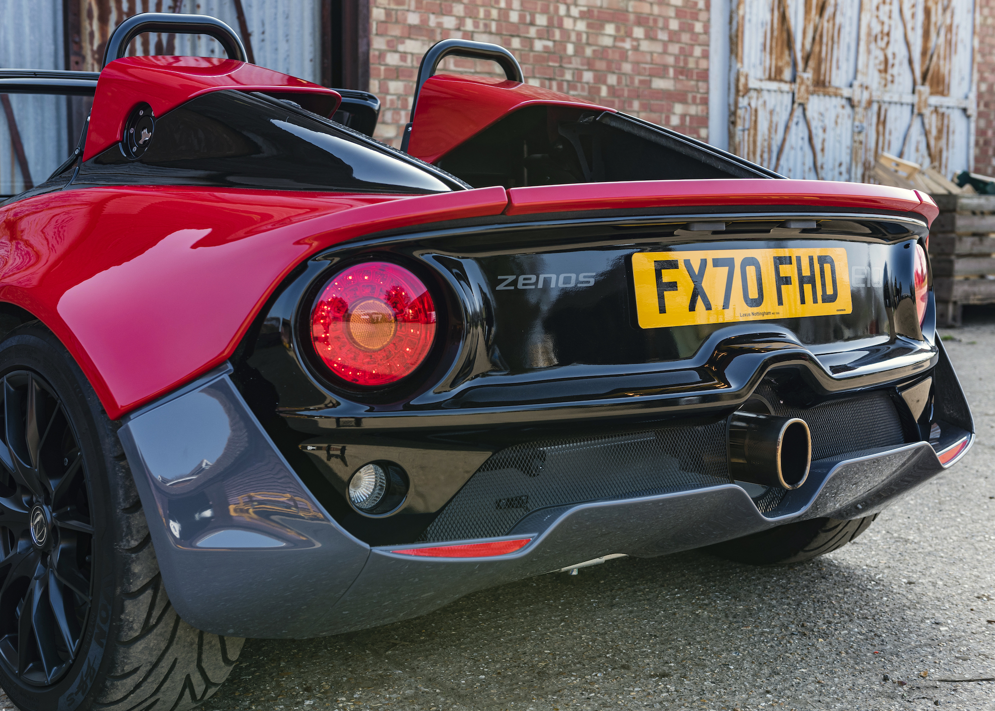 2016 ZENOS E10 - 1,250 MILES