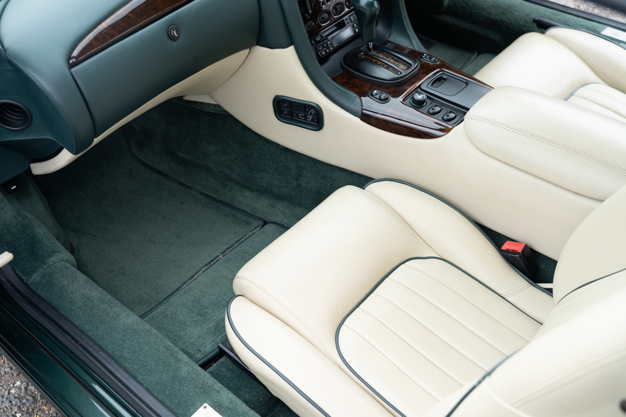 1995 ASTON MARTIN DB7 I6