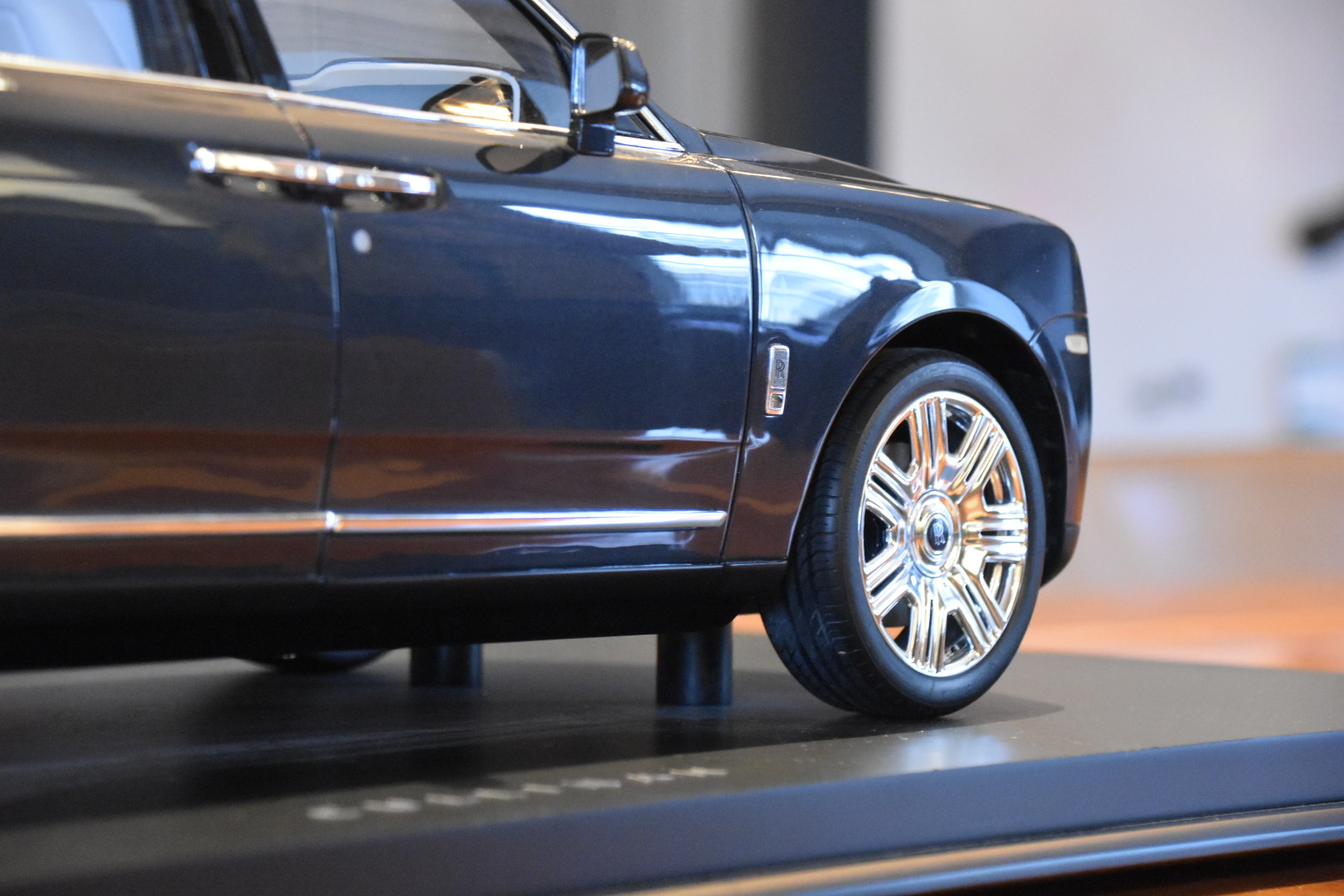 ROLLS-ROYCE CULLINAN 1:8 SCALE MODEL