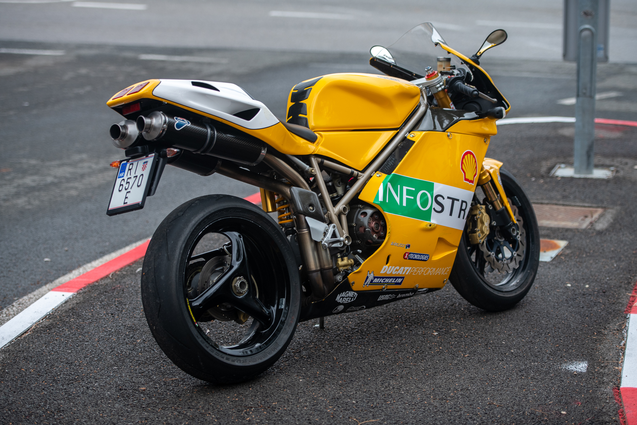 2000 DUCATI 748S