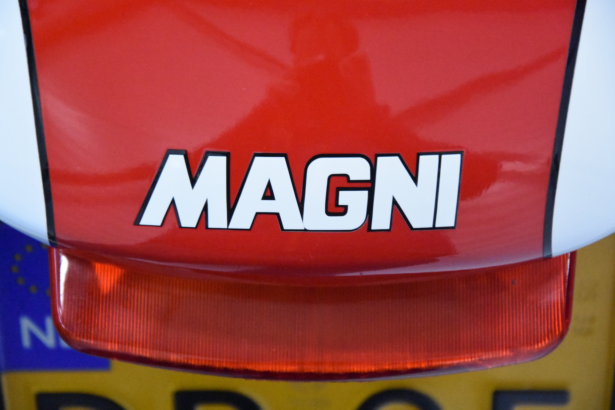 1998 MAGNI AUSTRALIA